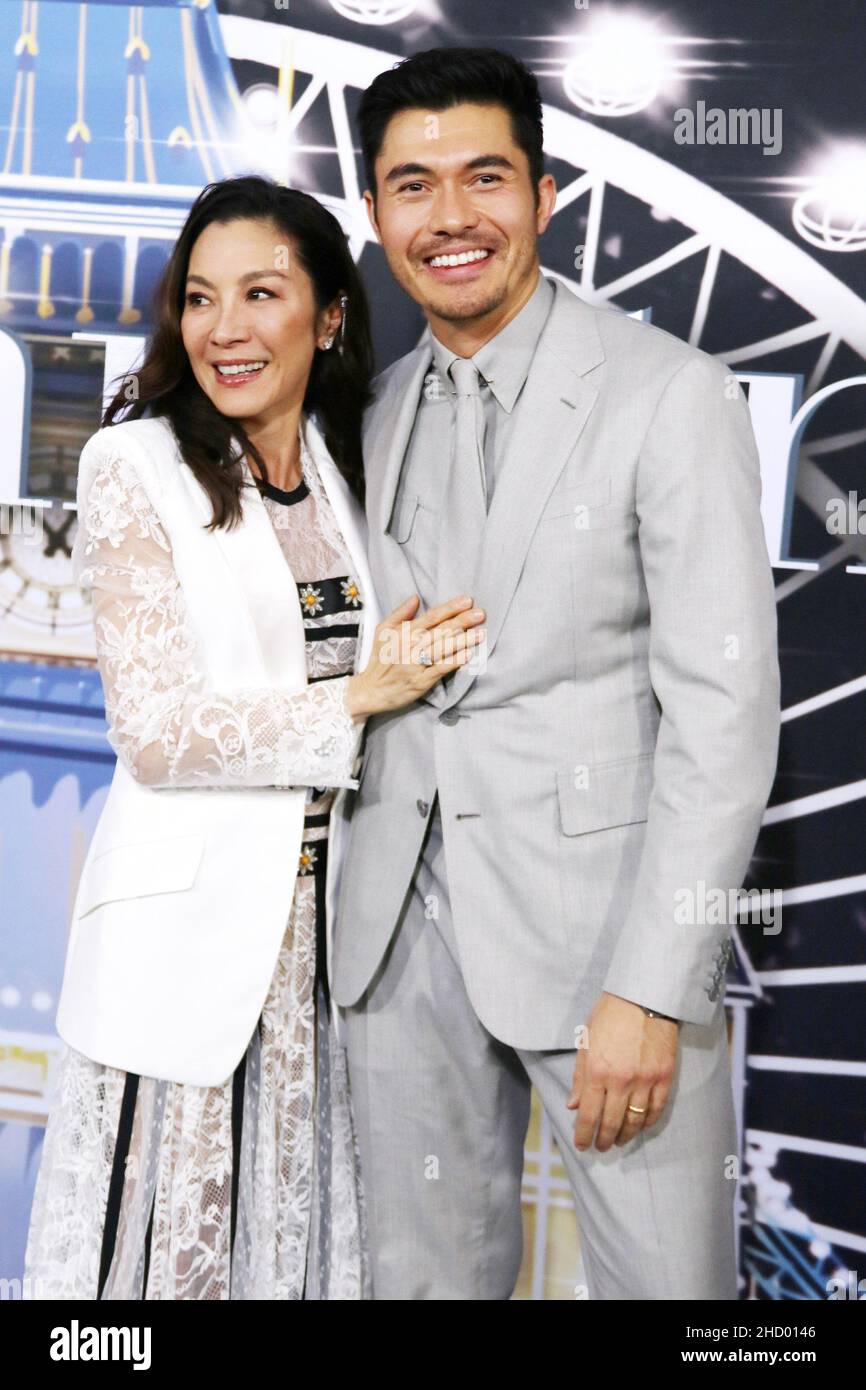 New York - NY - 20191029 Celebrities pose for pictures as they arrive ...