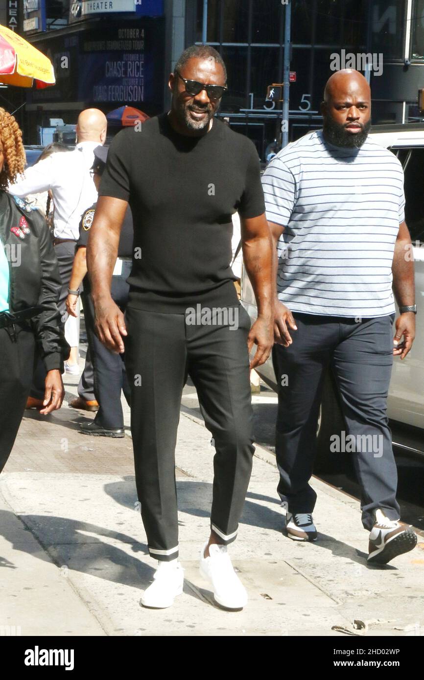 New York - NY - 20190730 Idris Elba is all smiles as he wears a black ...