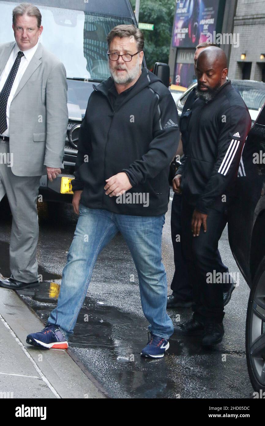 New York - NY - 20190620 Russell Crowe and Caroline Rhea stop by The ...
