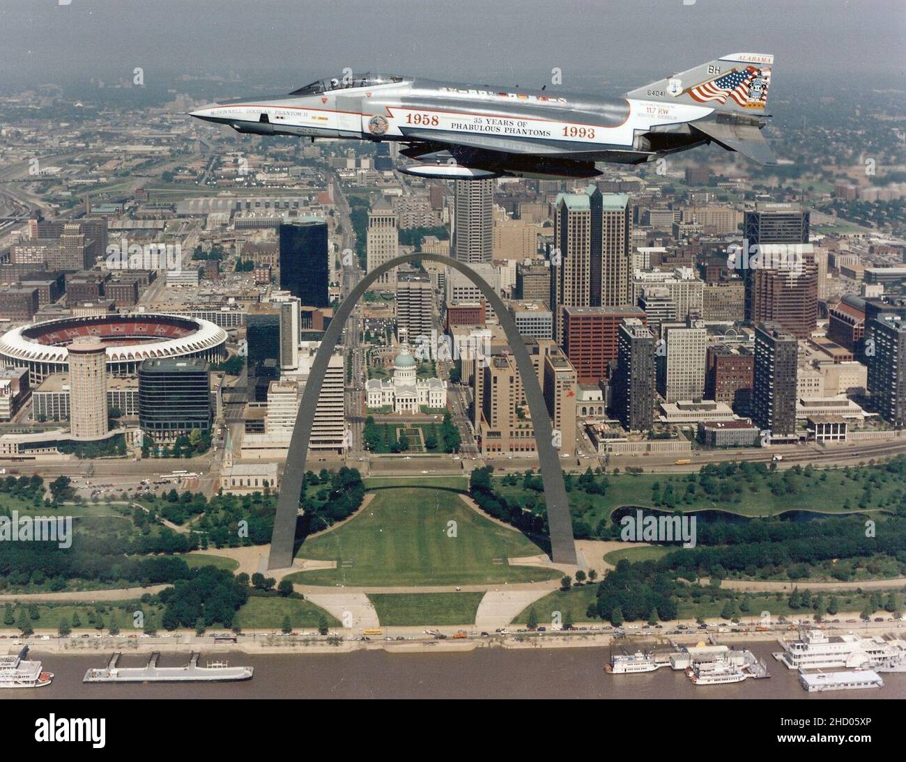 RF-4C Phantom of Alabama ANG over St. Louis 1993 Stock Photo - Alamy