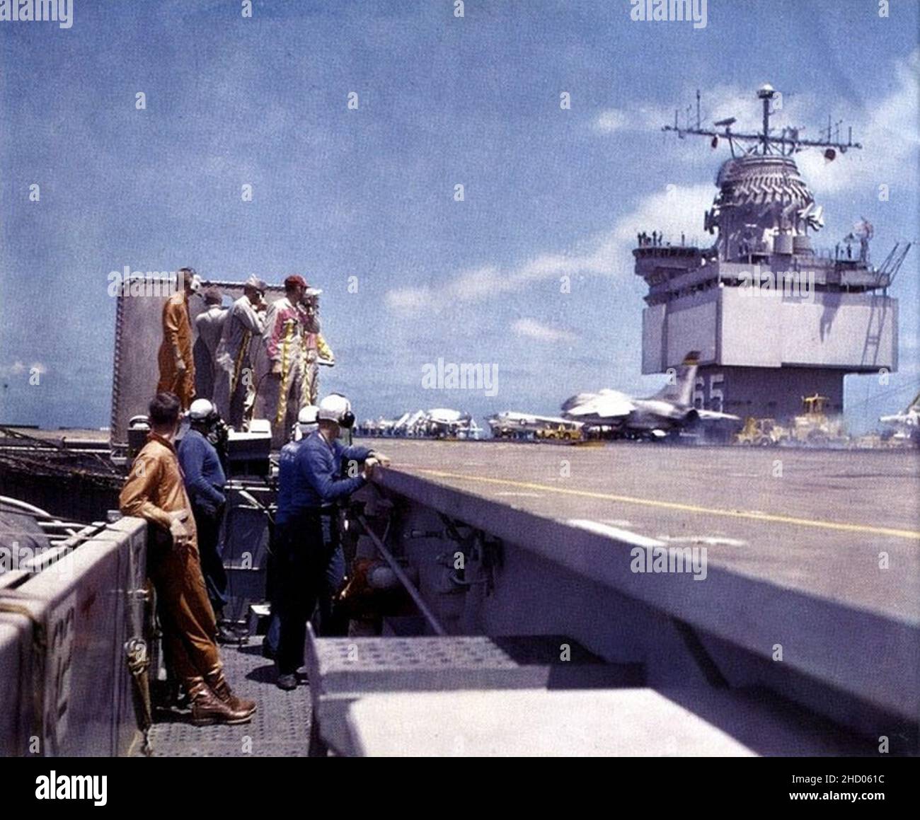 RF-8A VFP-62 landing on USS Enterprise (CVAN-65) 1962 Stock Photo - Alamy
