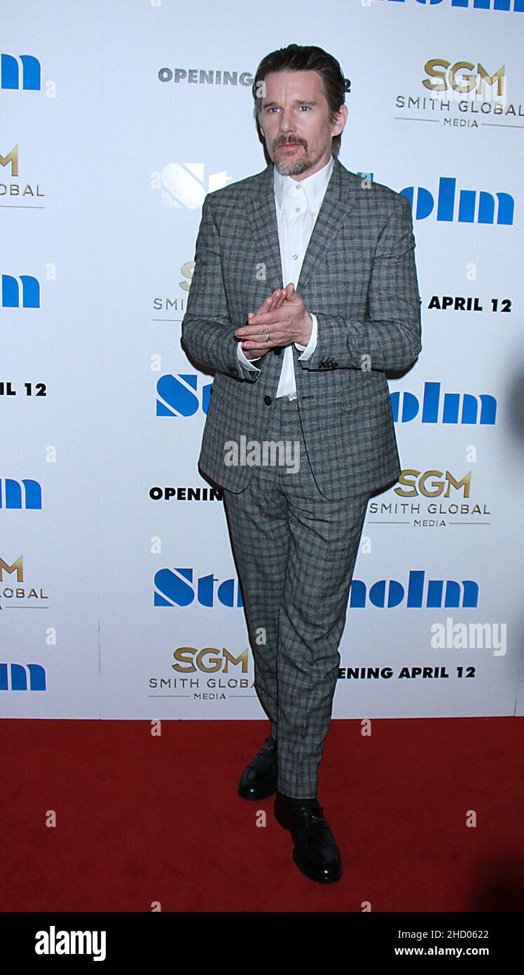 New York - NY - 20190411 Cast members and other celebrities arrive for ...