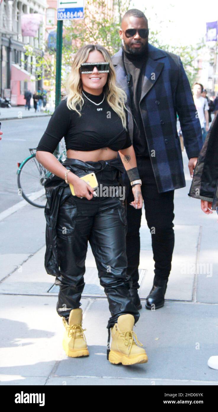 New York - NY - 20190419-Karol G Taking Selfies With Fans at Build ...