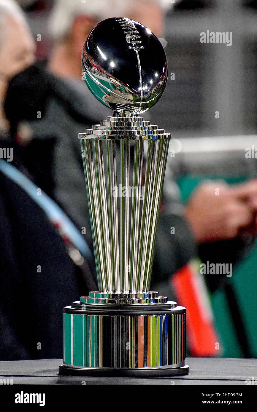 Pasadena, CA. 1st Jan, 2022. The Rose Bowl Trophy presented to the ...
