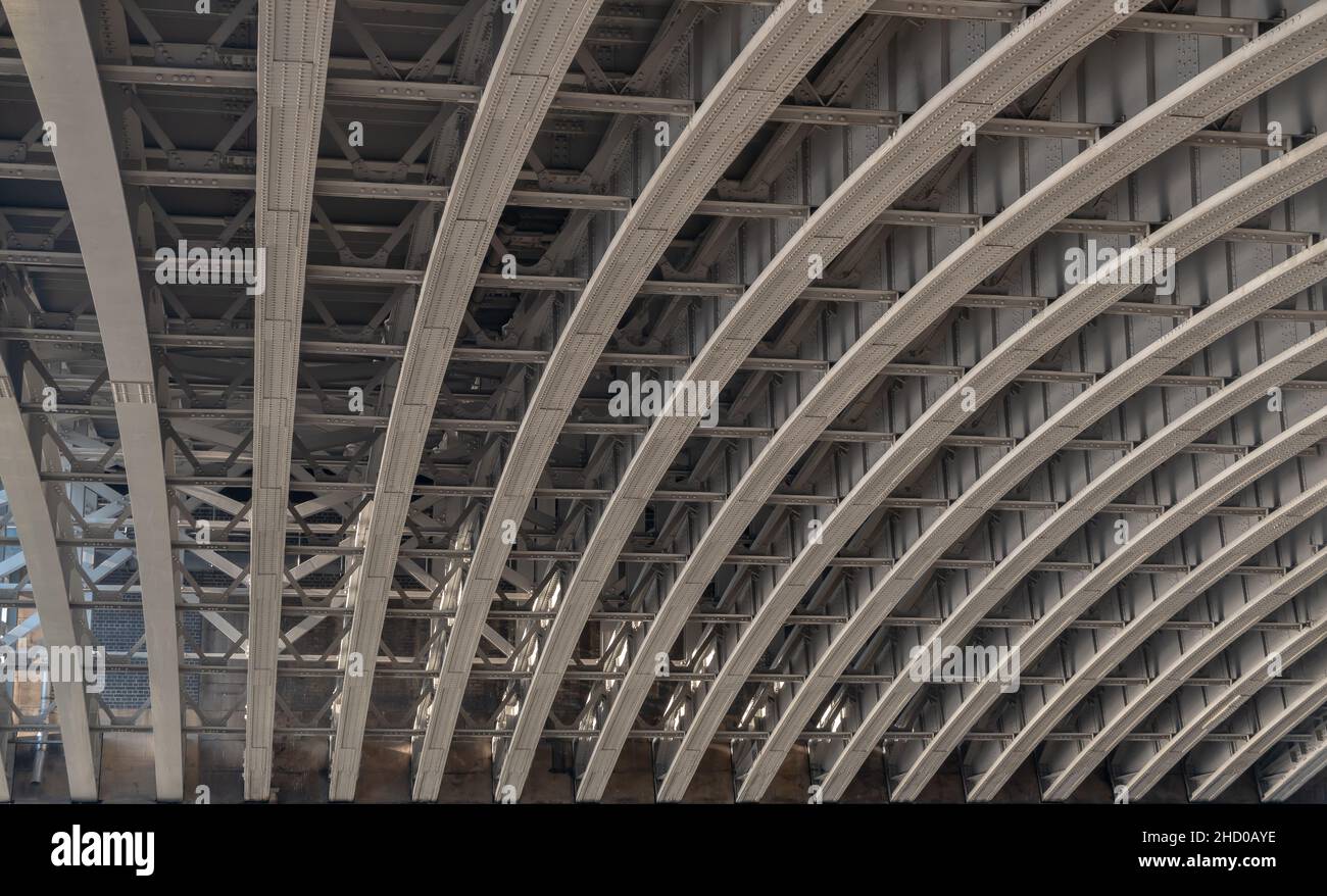 Uprisen angle of Structure and beams under the Bridge. No focus ...