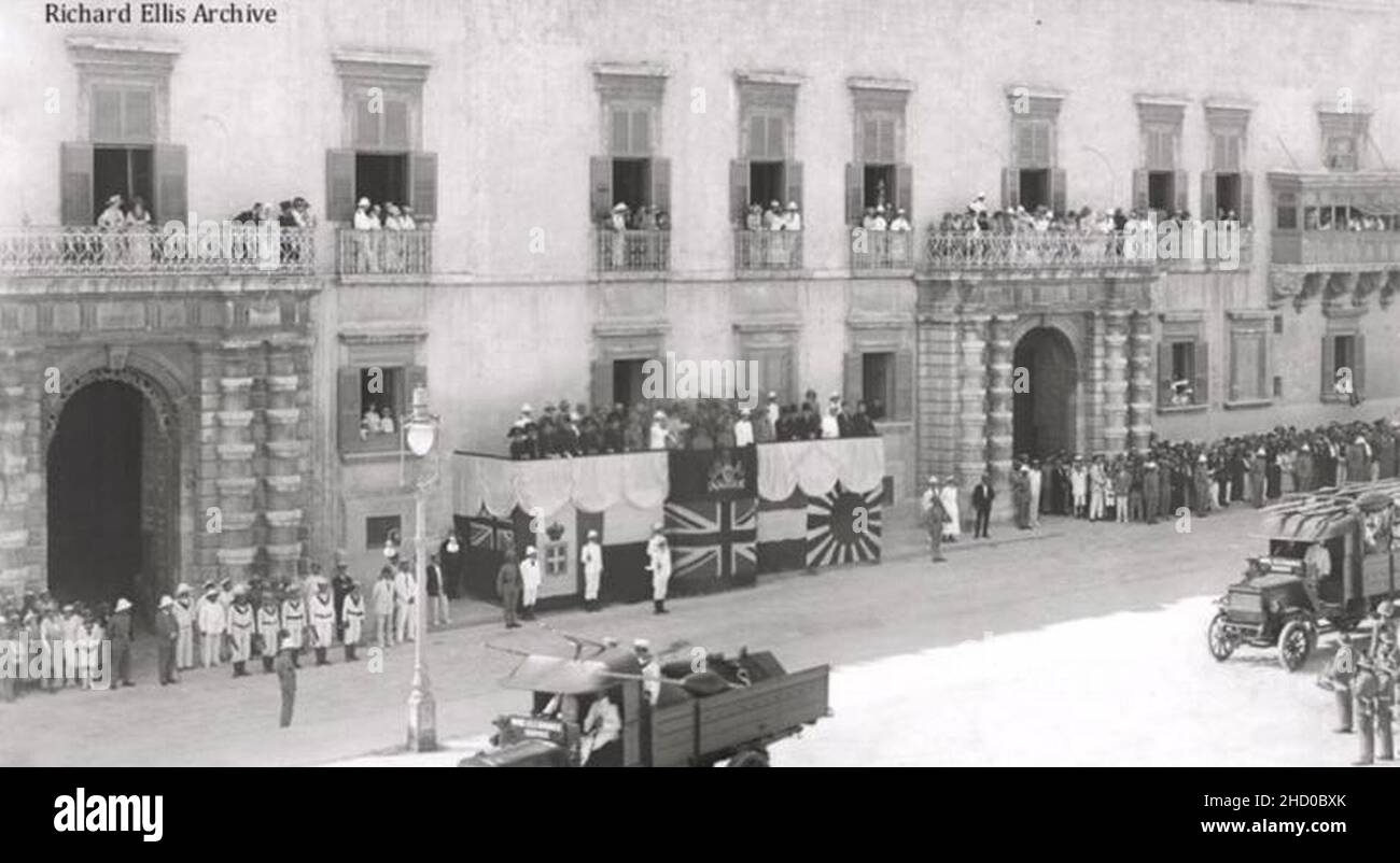 Richard Ellis, WW1 parade at the grandmaster's palace Stock Photo - Alamy