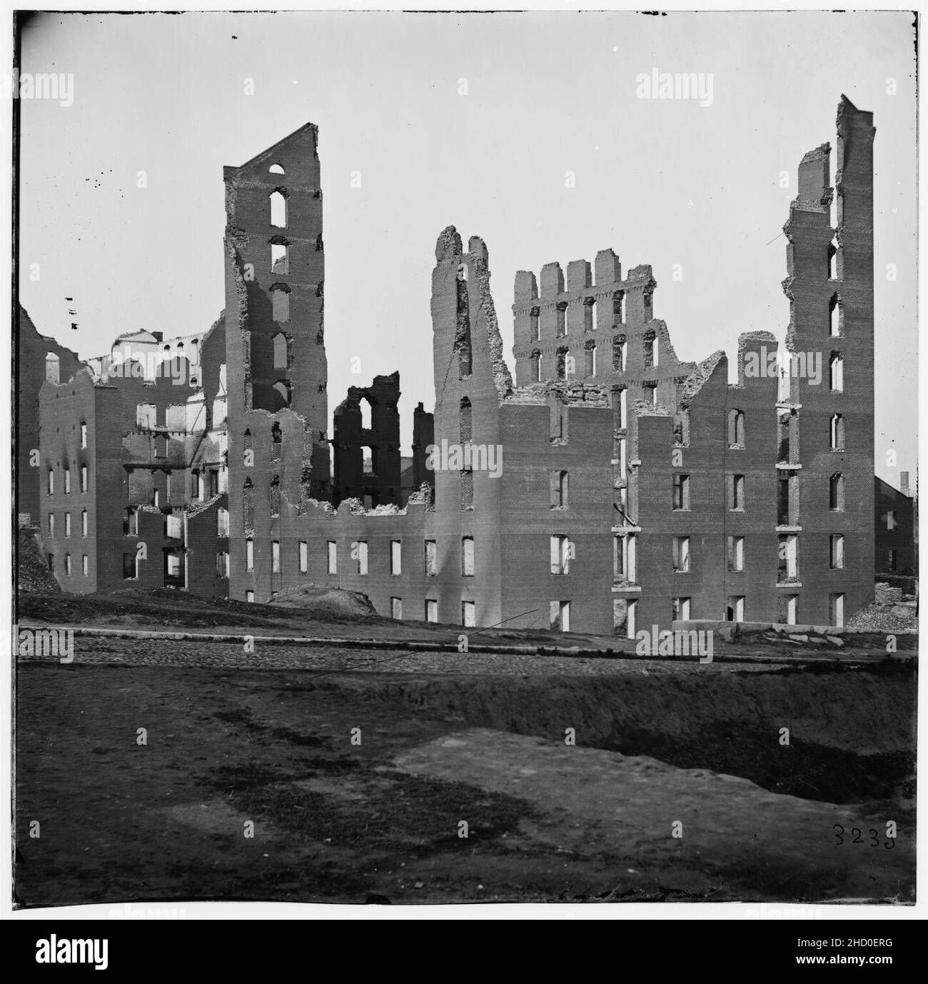 Richmond, Virginia. Ruined buildings in the burnt district Stock Photo ... Richmond, Virginia. Ruined buildings in the burnt district Stock Photo ...