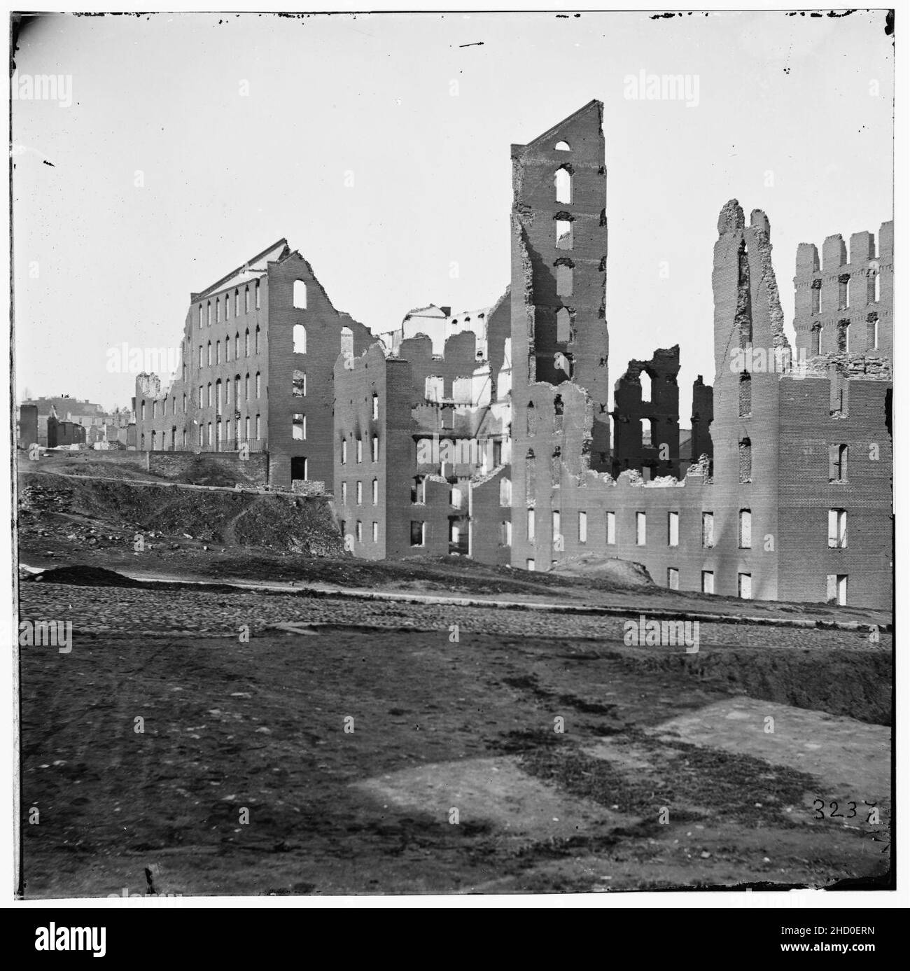 Richmond, Virginia. Ruined buildings in the burnt district Stock Photo ... Richmond, Virginia. Ruined buildings in the burnt district Stock Photo ...