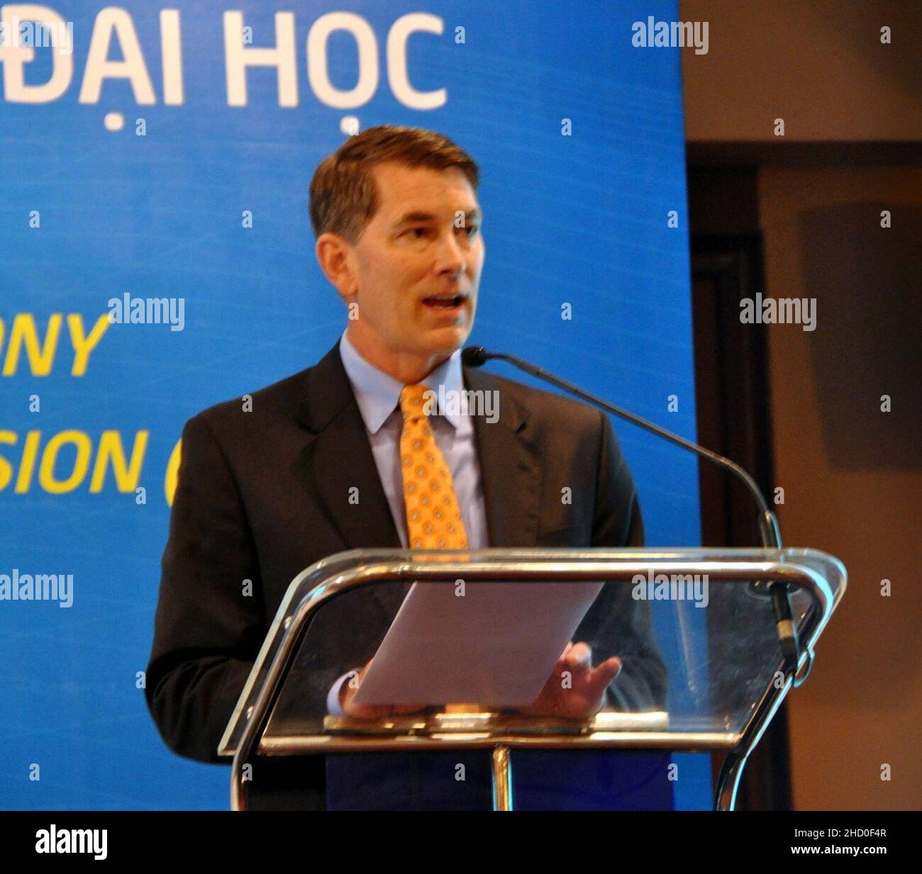 Rick Howarth, General Manager of Intel Project Vietnam, at the Higher ...