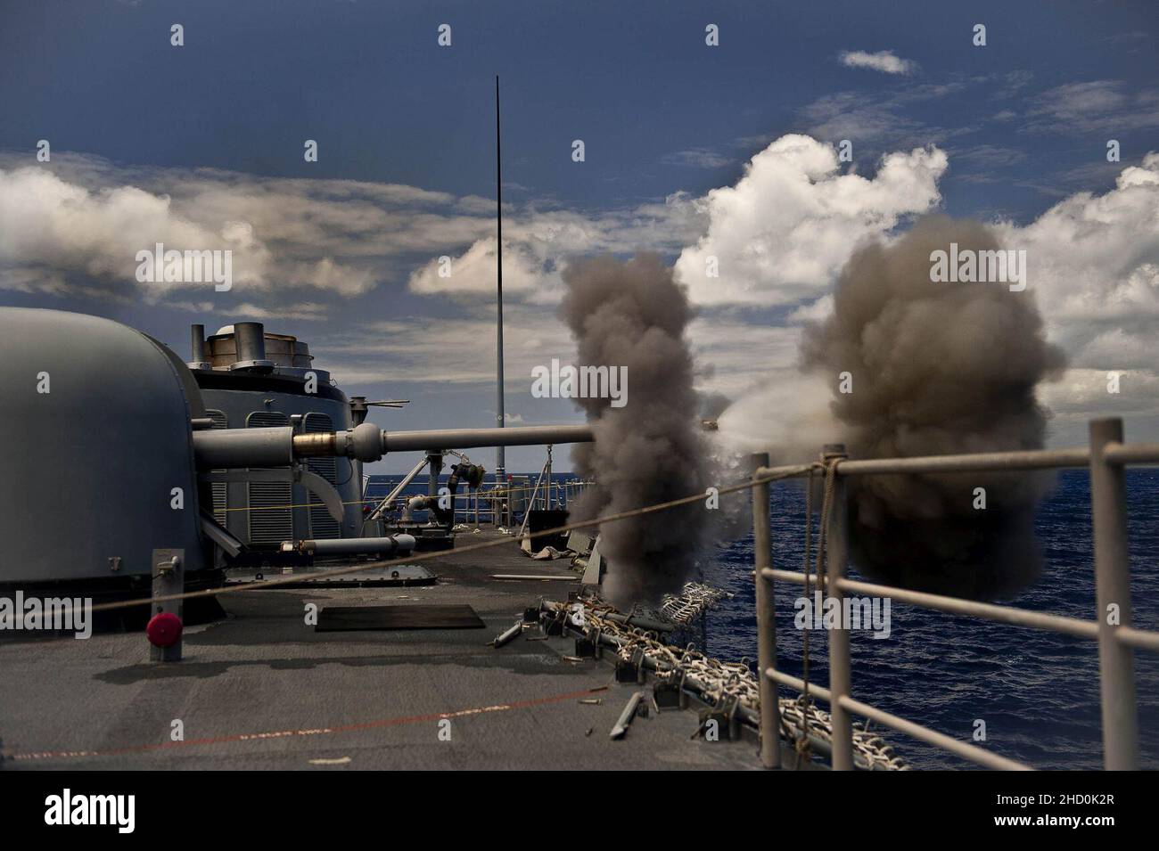 Deck gun hi-res stock photography and images - Alamy