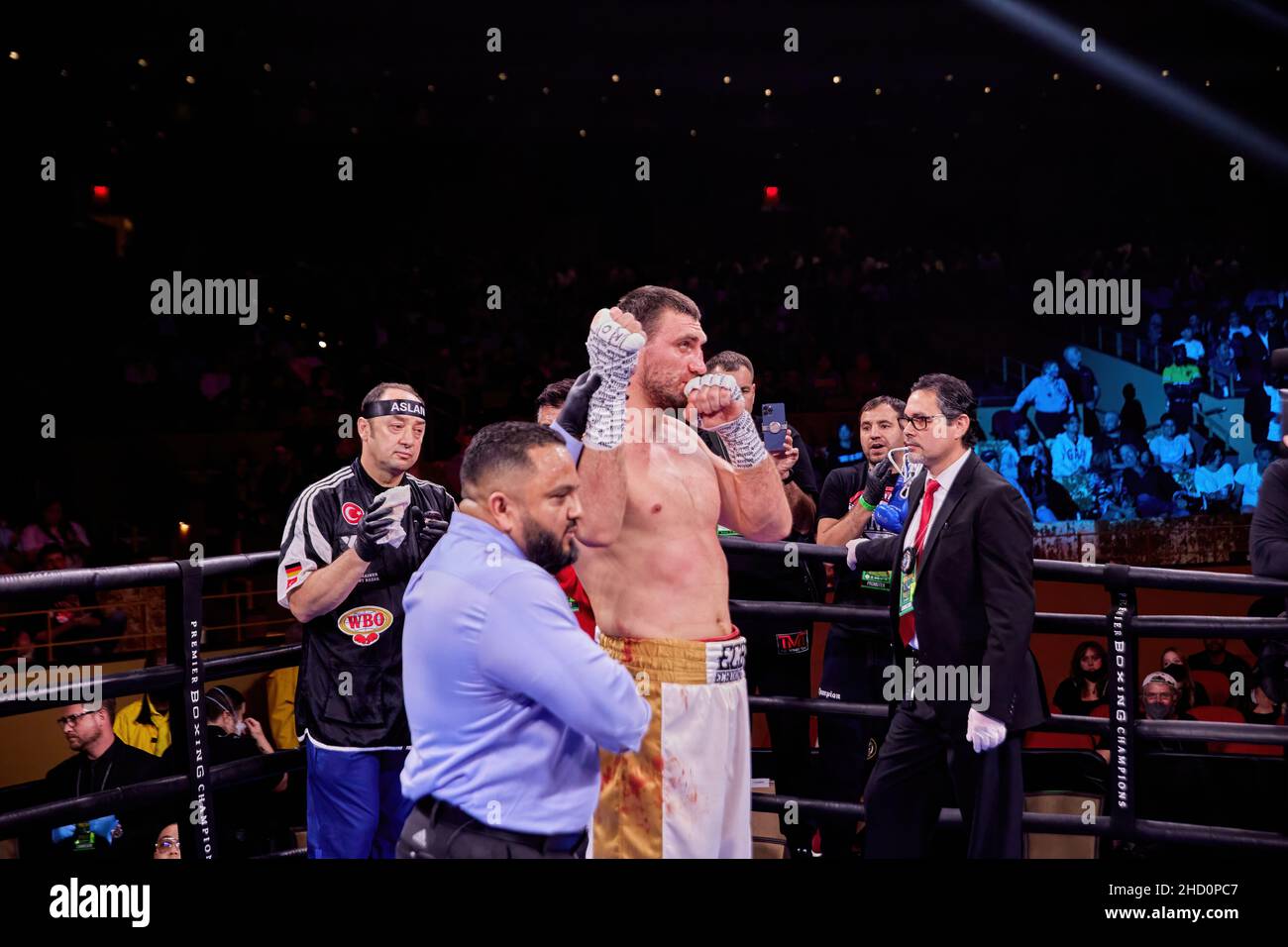Hollywood, Florida, USA. 1st January, 2022. Viktor Faust vs Lago ...