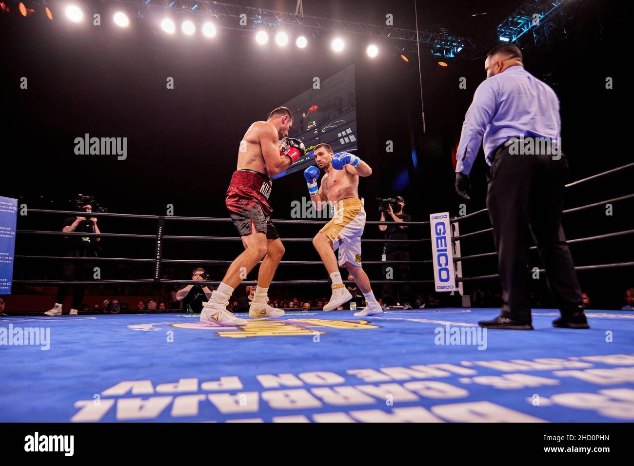 Hollywood, Florida, USA. 1st January, 2022. Viktor Faust vs Lago ...