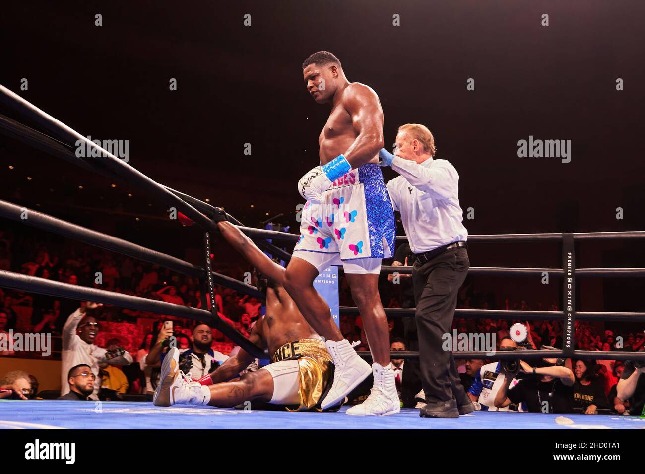 Hollywood, Florida, USA. 1st January, 2022. Luis Ortiz “King Kong” vs ...