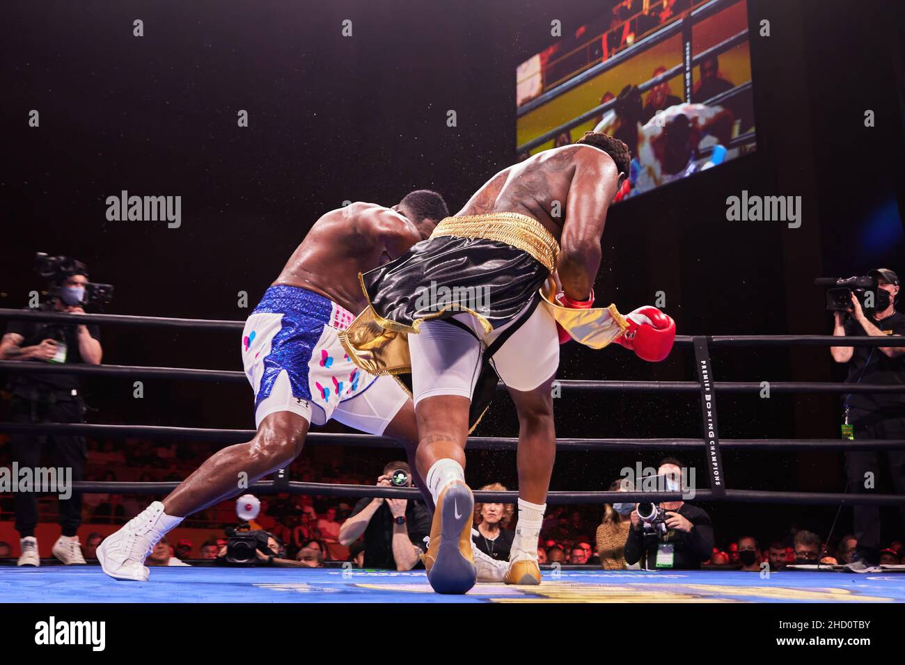 Hollywood, Florida, USA. 1st January, 2022. Luis Ortiz “King Kong” vs ...