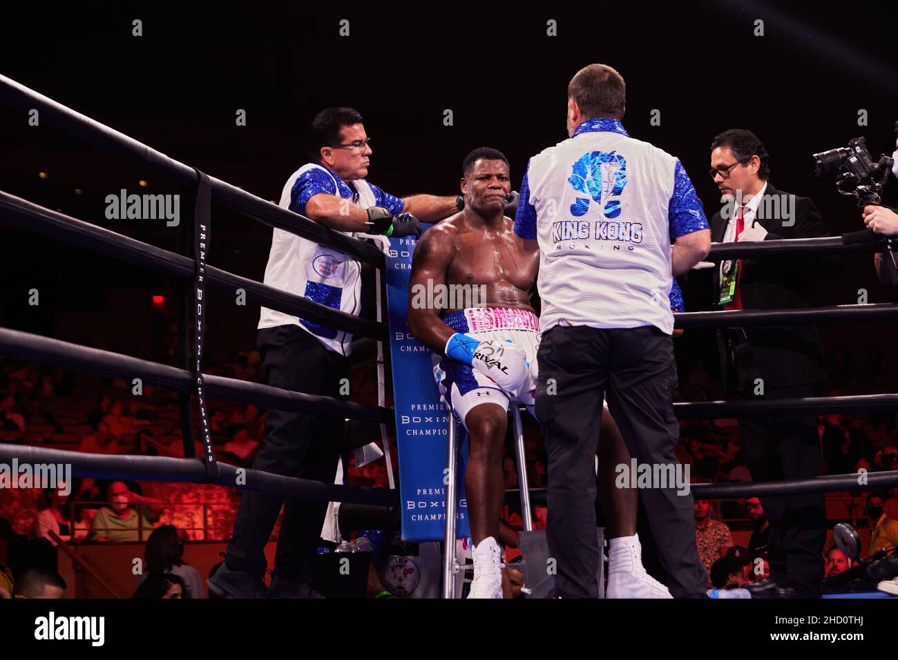 Charles martin boxer hi-res stock photography and images - Alamy