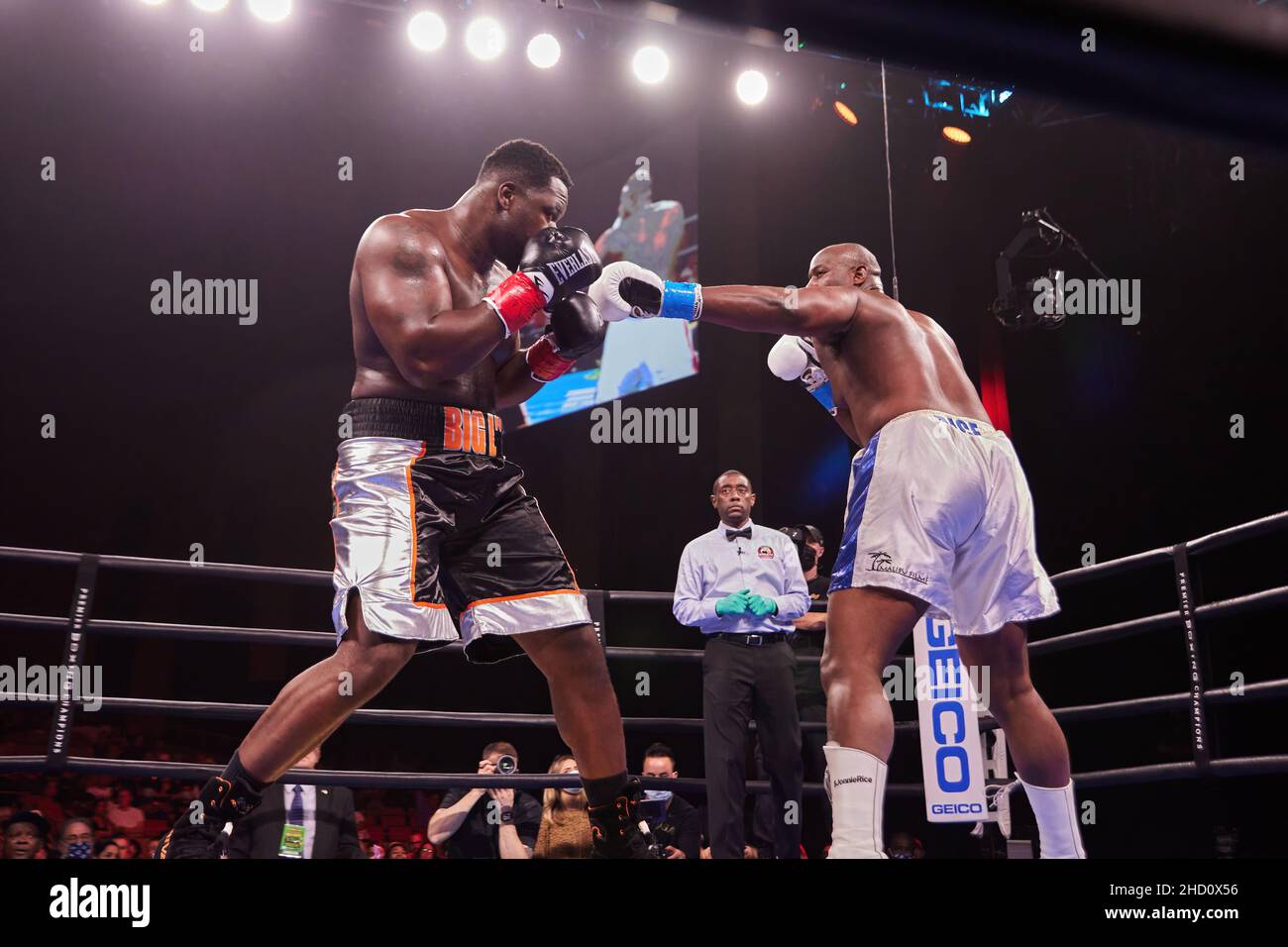 Hollywood, Florida, USA. 1st January, 2022. Jonathan Rice vs Michael ...