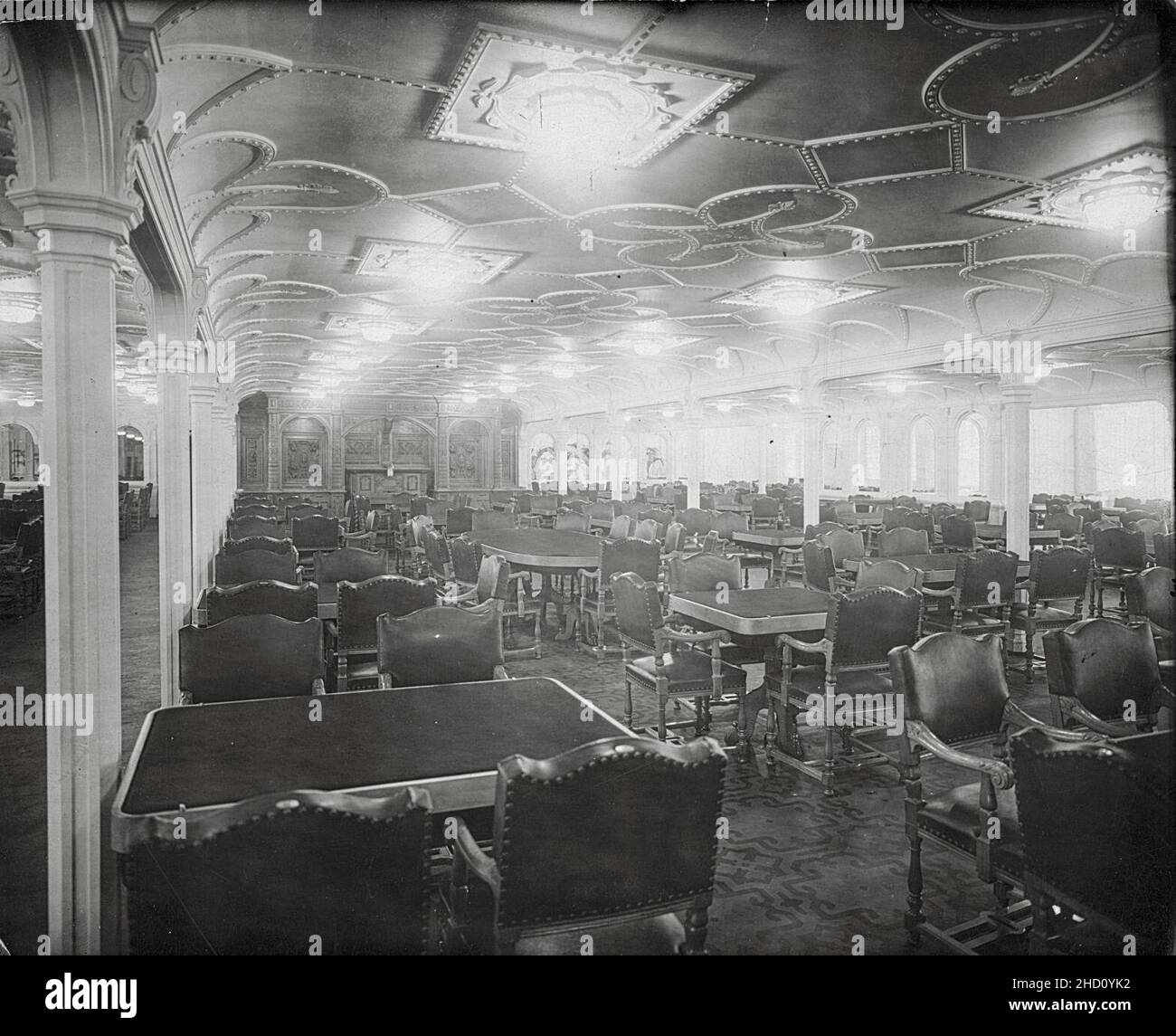 RMS Olympic's first class dining room Stock Photo - Alamy