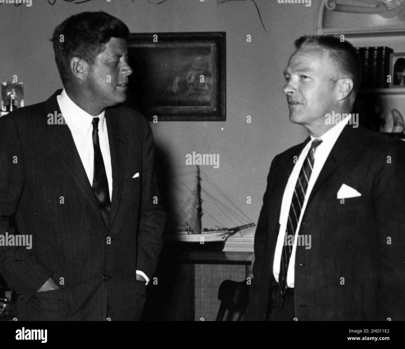 Robert duncan Black and White Stock Photos & Images - Alamy