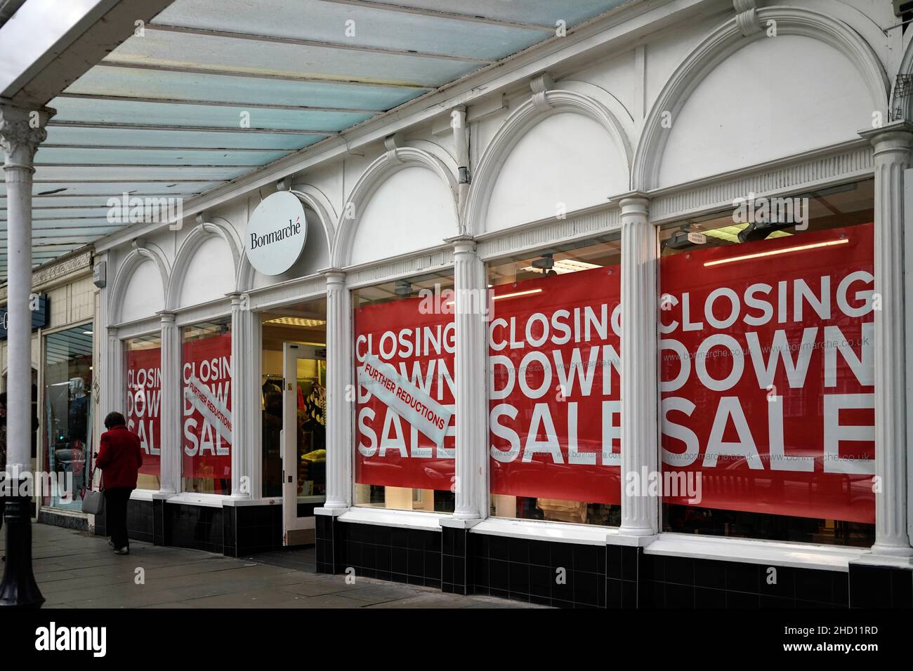 Woman walking closing down hi-res stock photography and images - Alamy