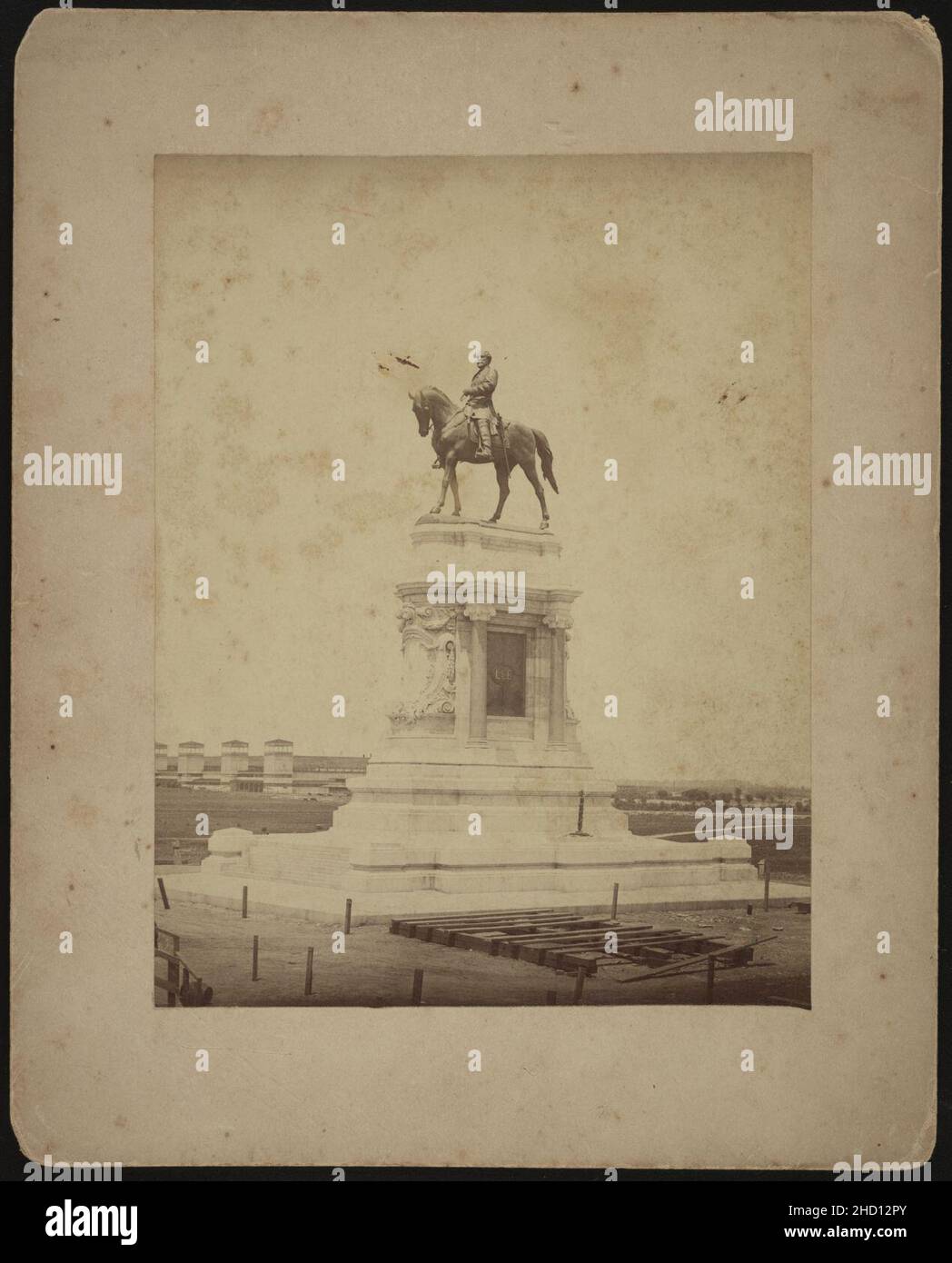 Robert E. Lee monument, Monument Avenue, Richmond, Virginia Stock Photo ...