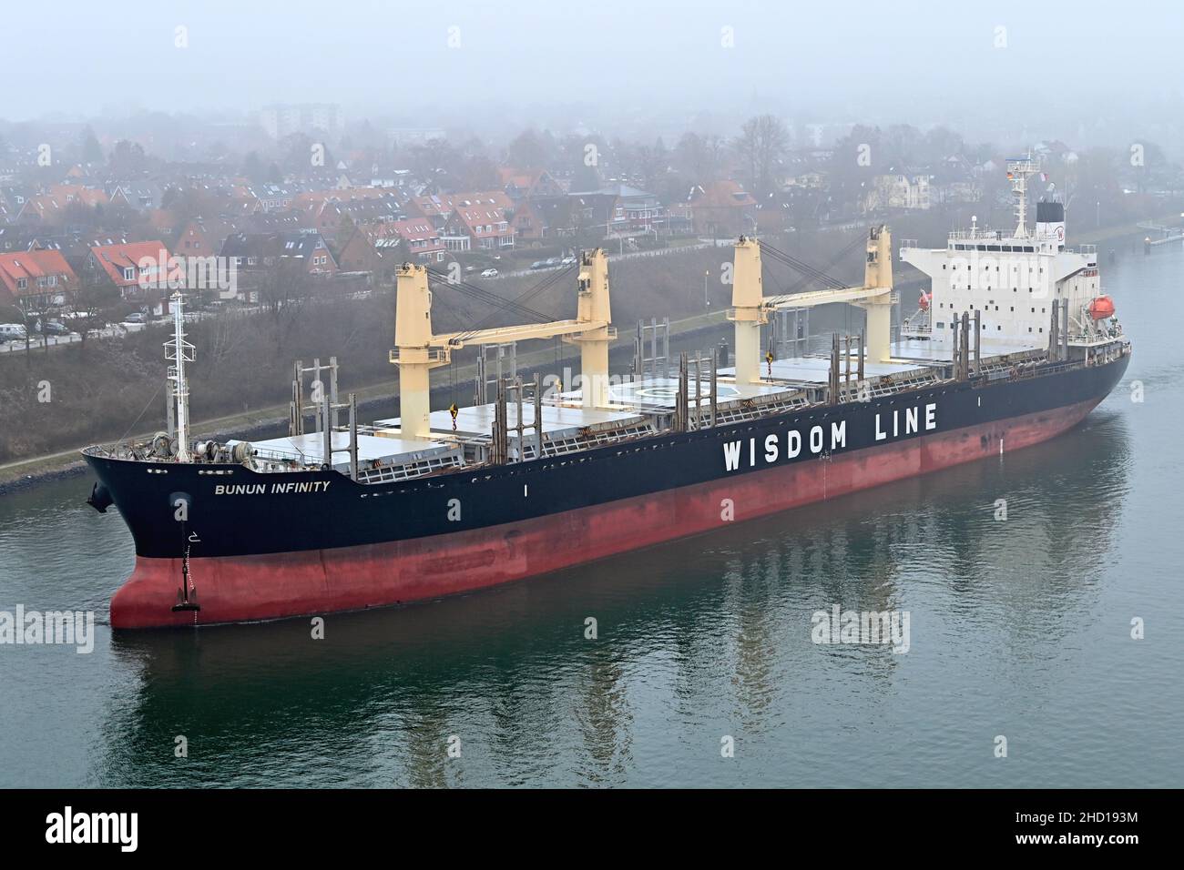 Bulk Carrier BUNUN INFINITY passing the foggy Kiel-Holtenau at the Kiel ...