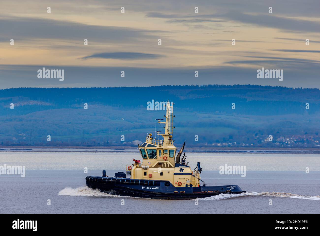 Tug of way hi-res stock photography and images - Alamy