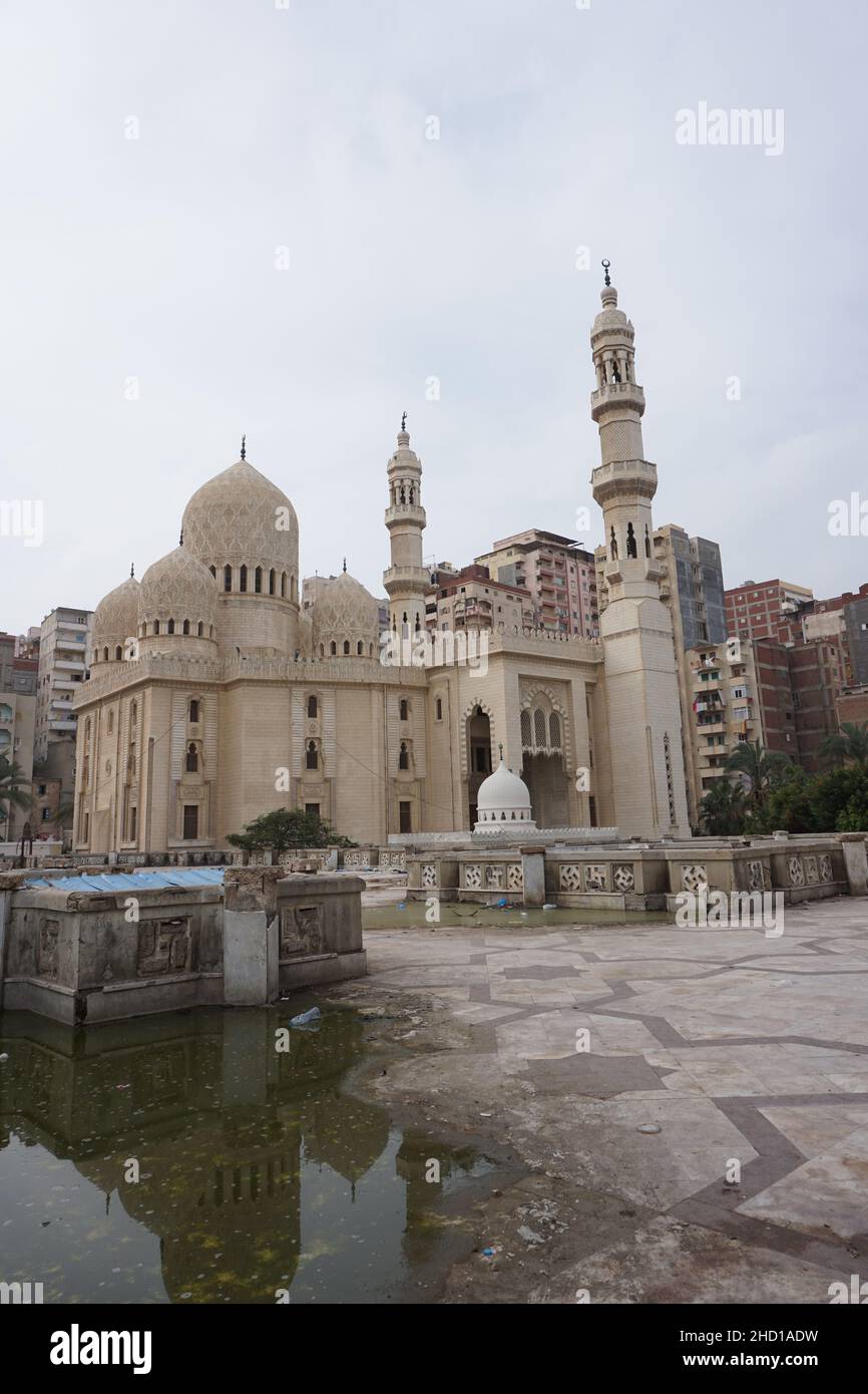 Abu al-Abbas al-Mursi Mosque, Alexandria 2020 Stock Photo - Alamy