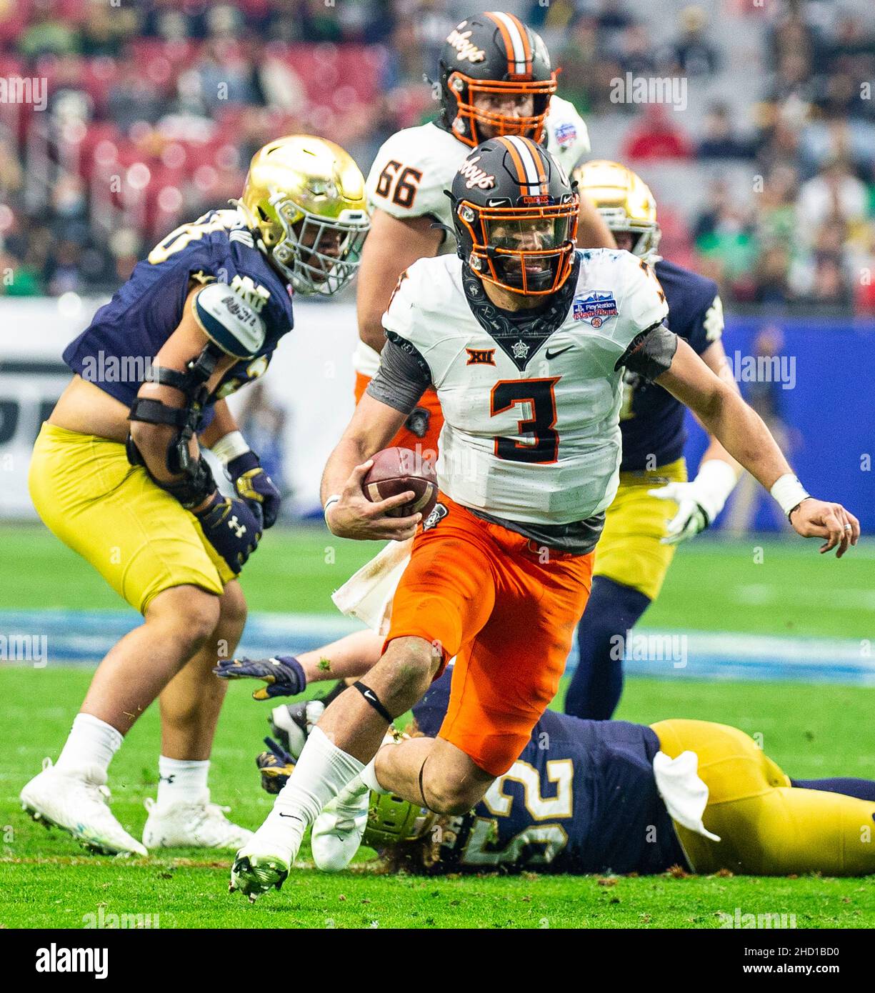 January 01 2022 Glendale, AZ U.S.A. Oklahoma State quarterback Spencer ...