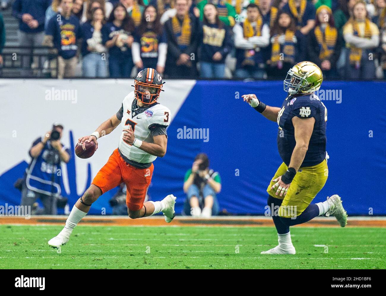 January 01 2022 Glendale, AZ U.S.A. Oklahoma State quarterback Spencer ...