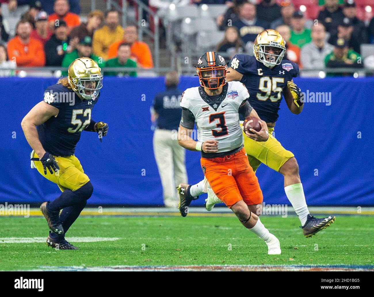 January 01 2022 Glendale, AZ U.S.A. Oklahoma State quarterback Spencer ...
