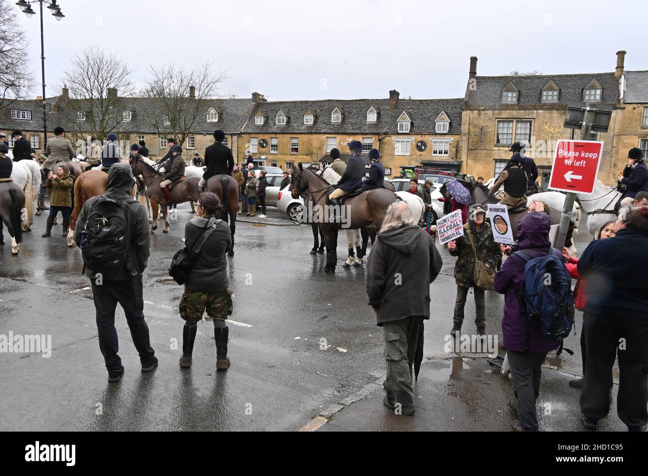 The Heythrop Hunt traditiionally meets on New Year's Day in the market ...
