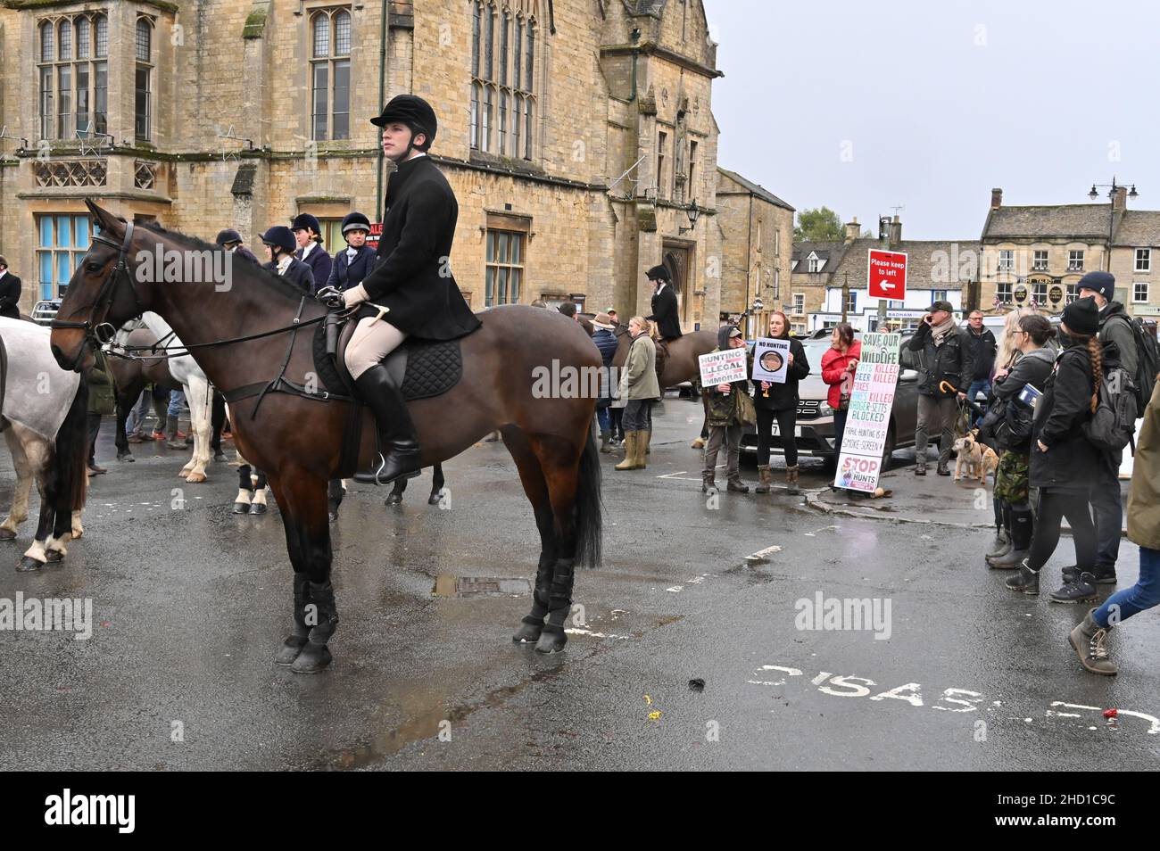 The Heythrop Hunt traditiionally meets on New Year's Day in the market ...