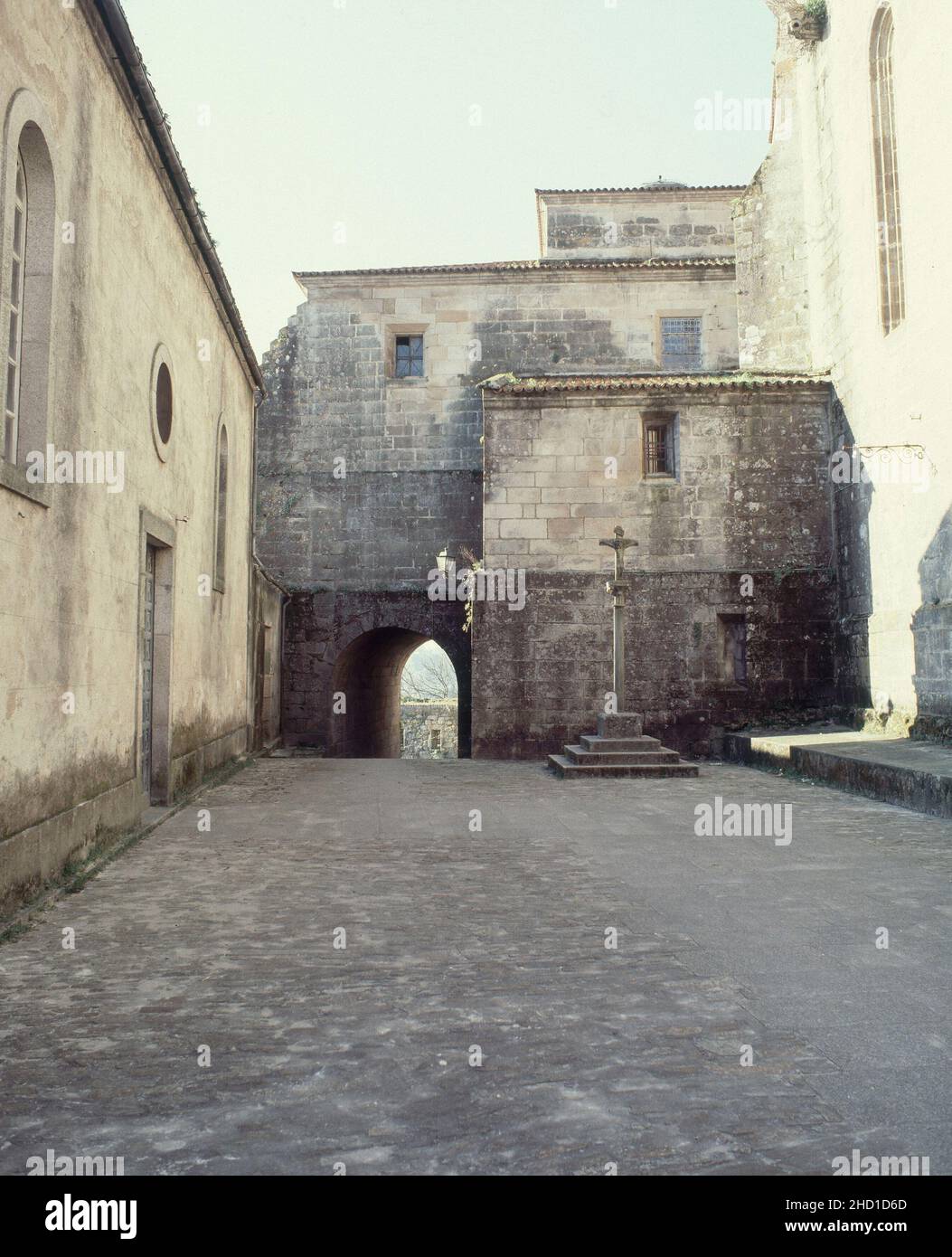 PLAZA POR DETRAS DE LA CATEDRAL. Location: EXTERIOR. Tuy. Pontevedra ...