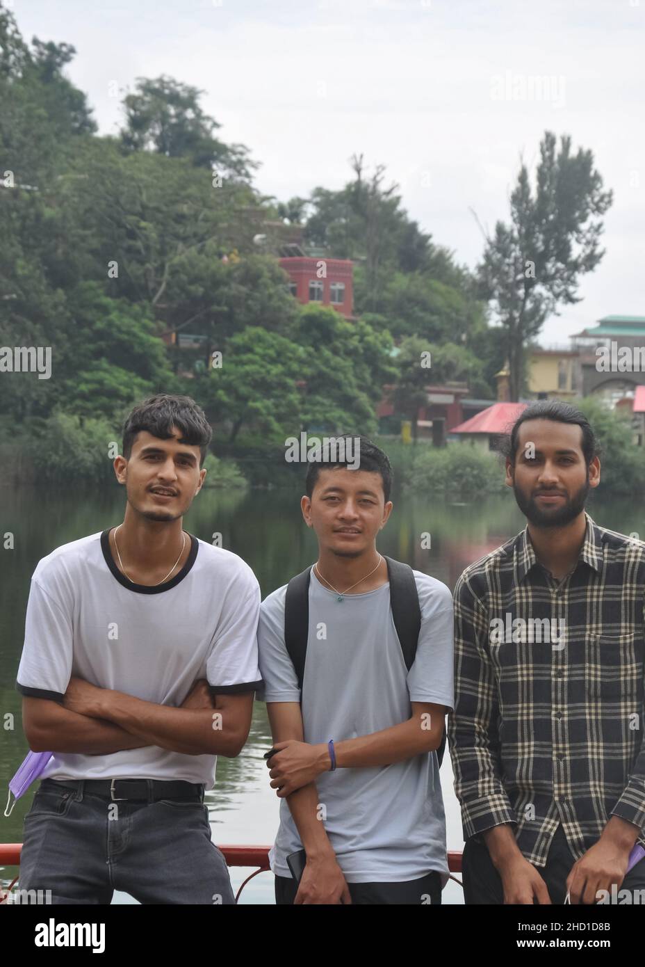 Group indian friends posing together hi-res stock photography and ...