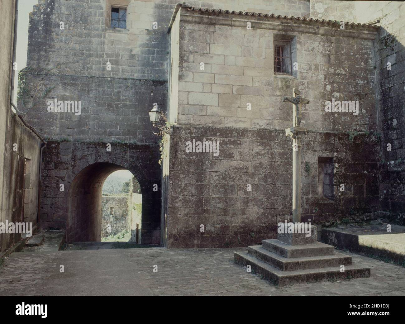 PLAZA POR DETRAS DE LA CATEDRAL. Location: EXTERIOR. Tuy. Pontevedra ...