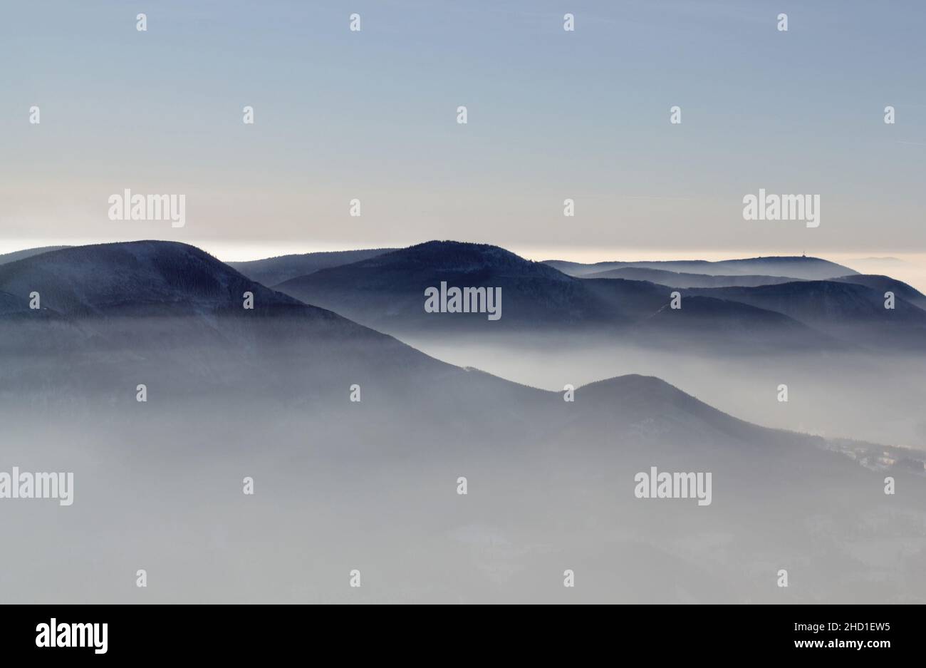 Atmospheric inversion hi-res stock photography and images - Alamy