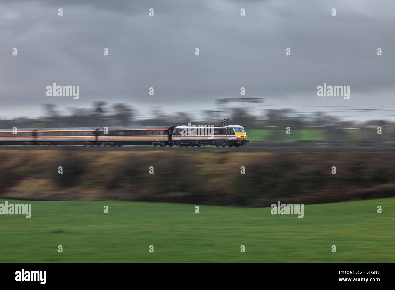 Intercity livery class 90 electric locomotive 90002 hauling a Intercity ...