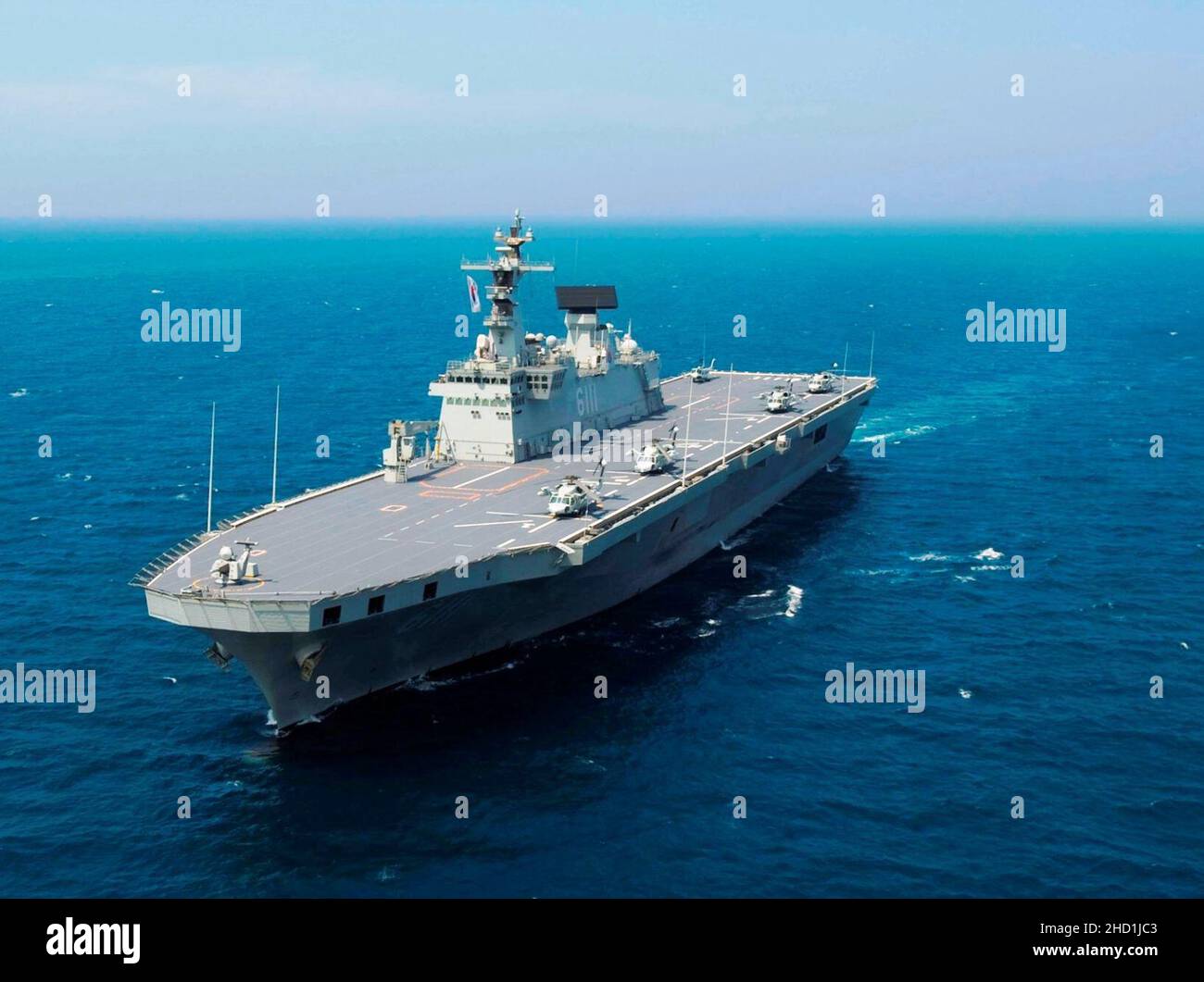Uss invincible hi-res stock photography and images - Alamy