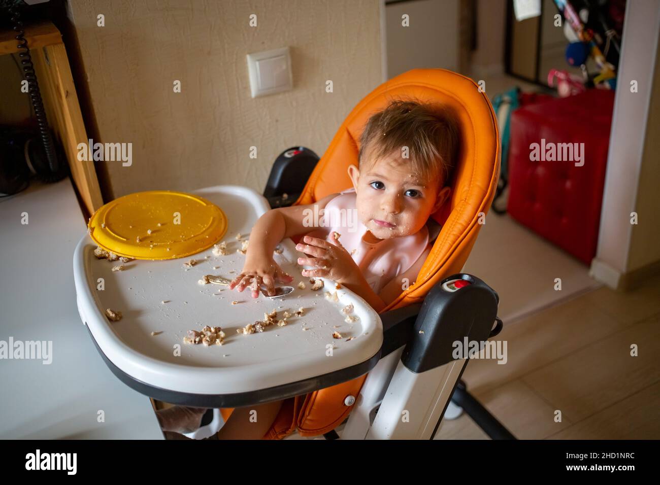 Boy eating messy spaghetti dinner hi-res stock photography and images ...