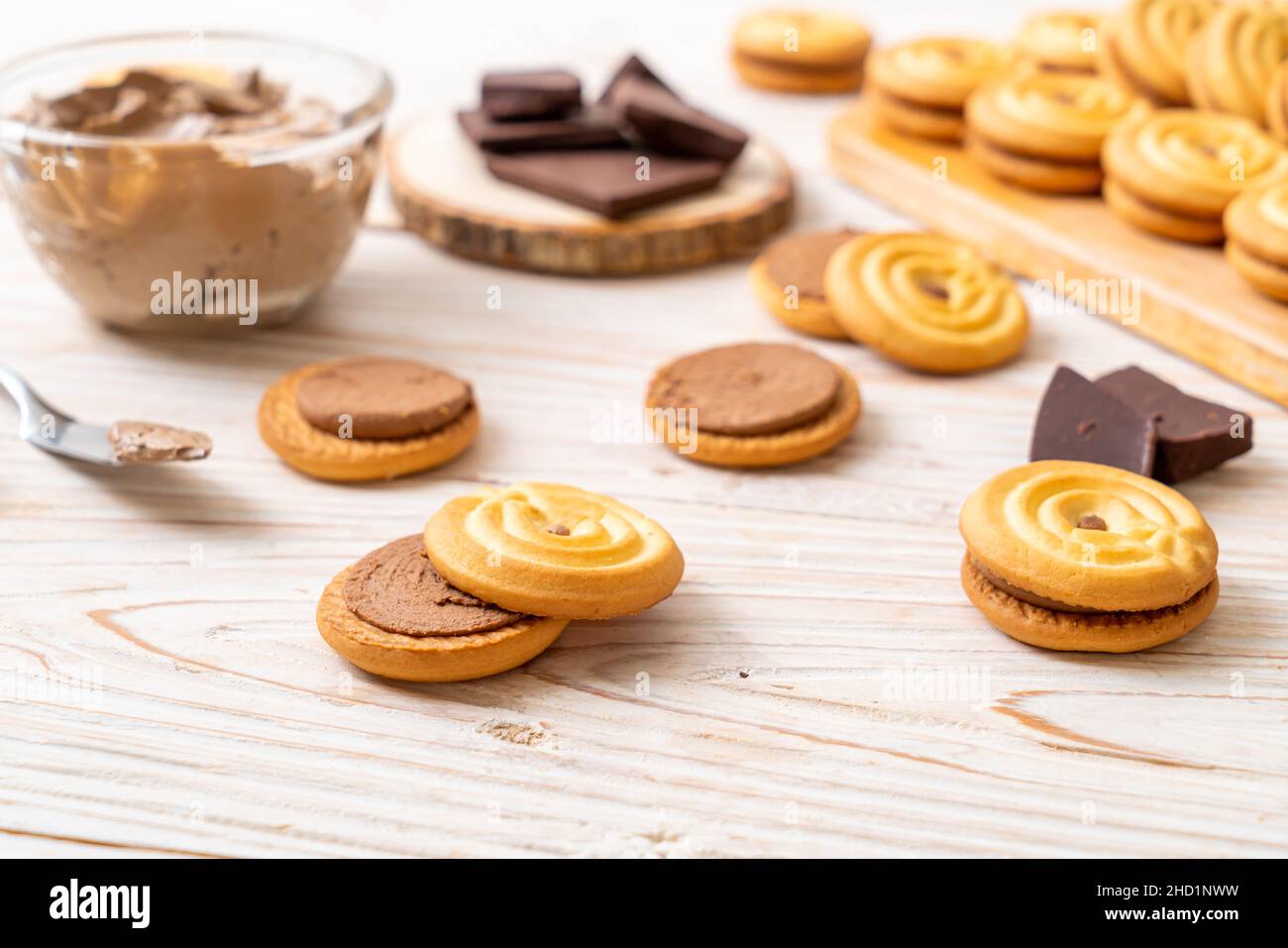 sandwich cookies with chocolate cream Stock Photo - Alamy