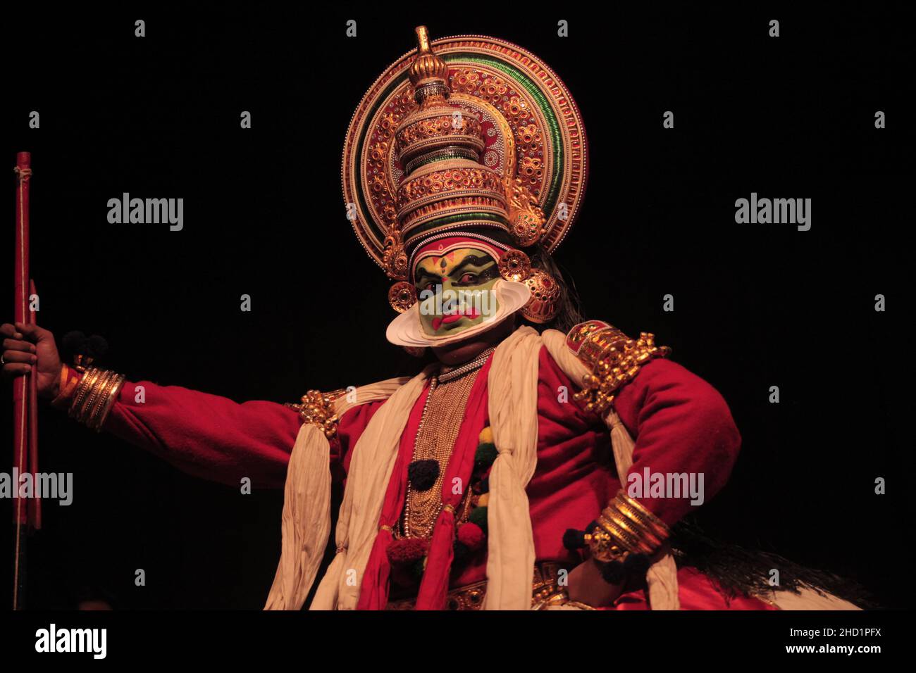 Kathakali artists performance Stock Photo - Alamy