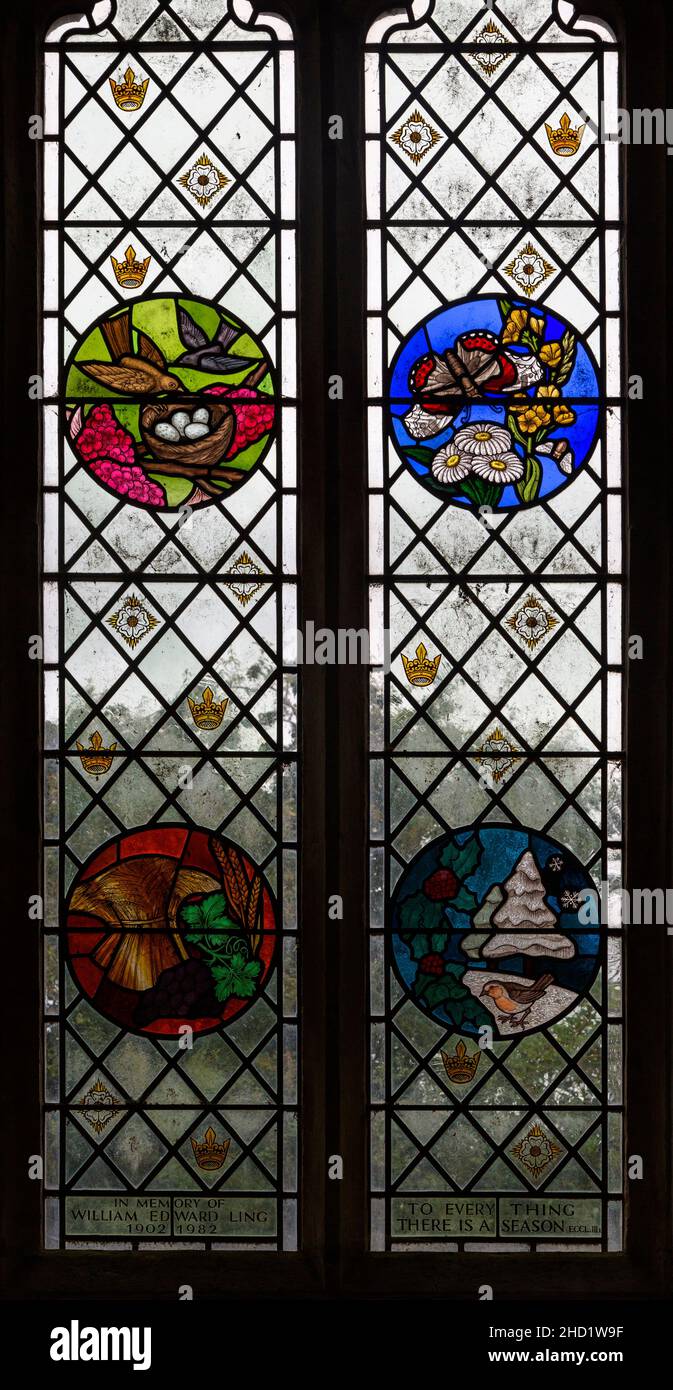 Four stained glass roundels hi-res stock photography and images - Alamy