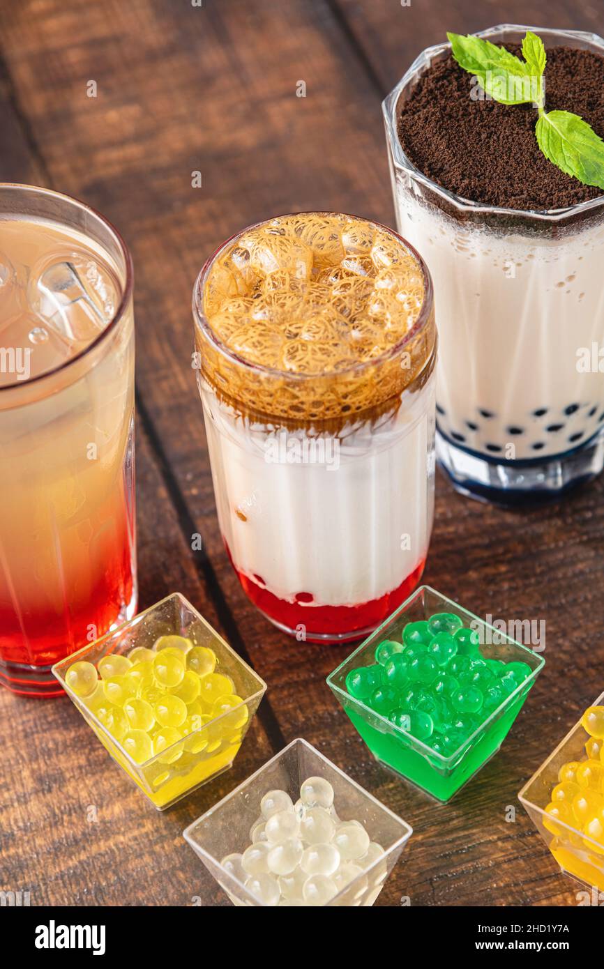 Lemonade with bubble tea on dark background Stock Photo - Alamy