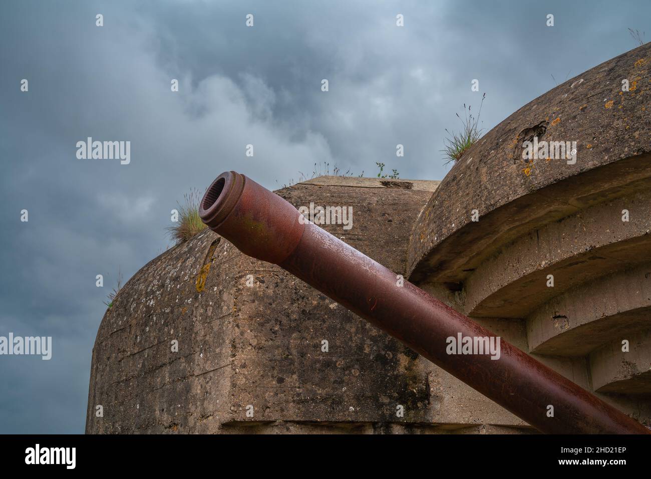 The Longues-sur-Mer battery is a world war II German artillery battery ...