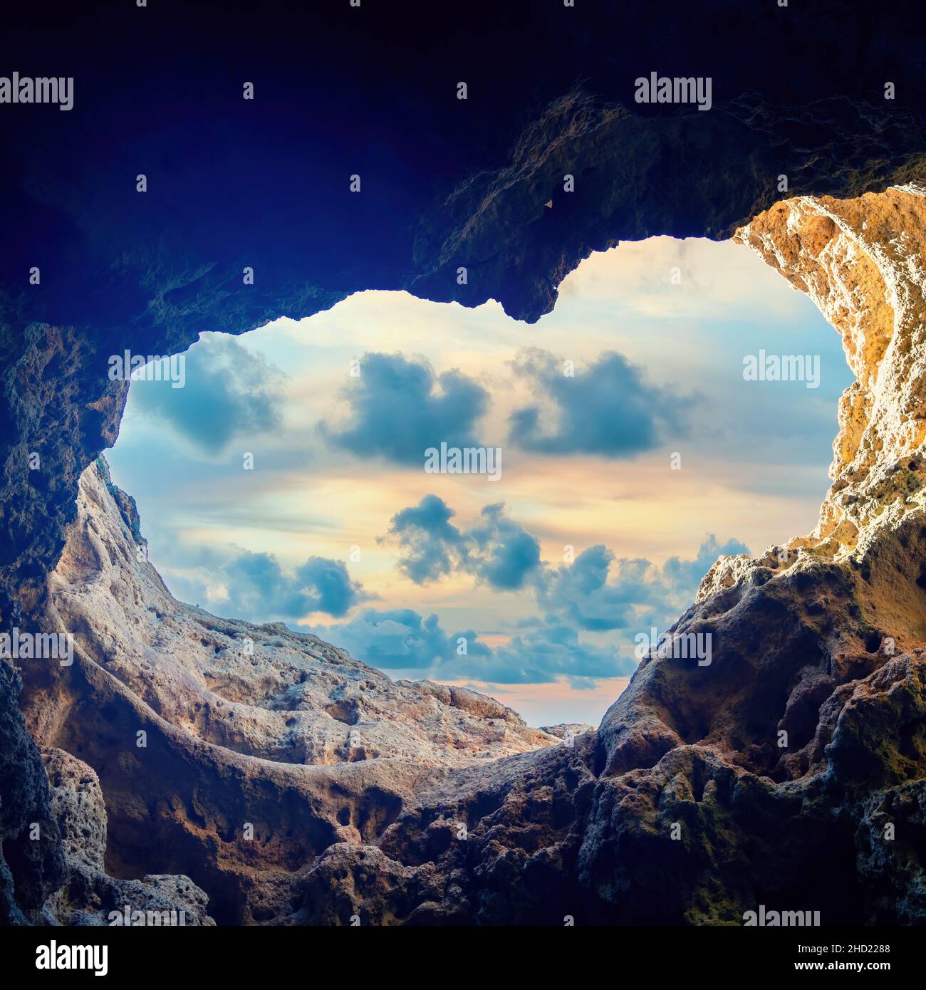 Heart shaped cave in rock formation hi-res stock photography and images ...