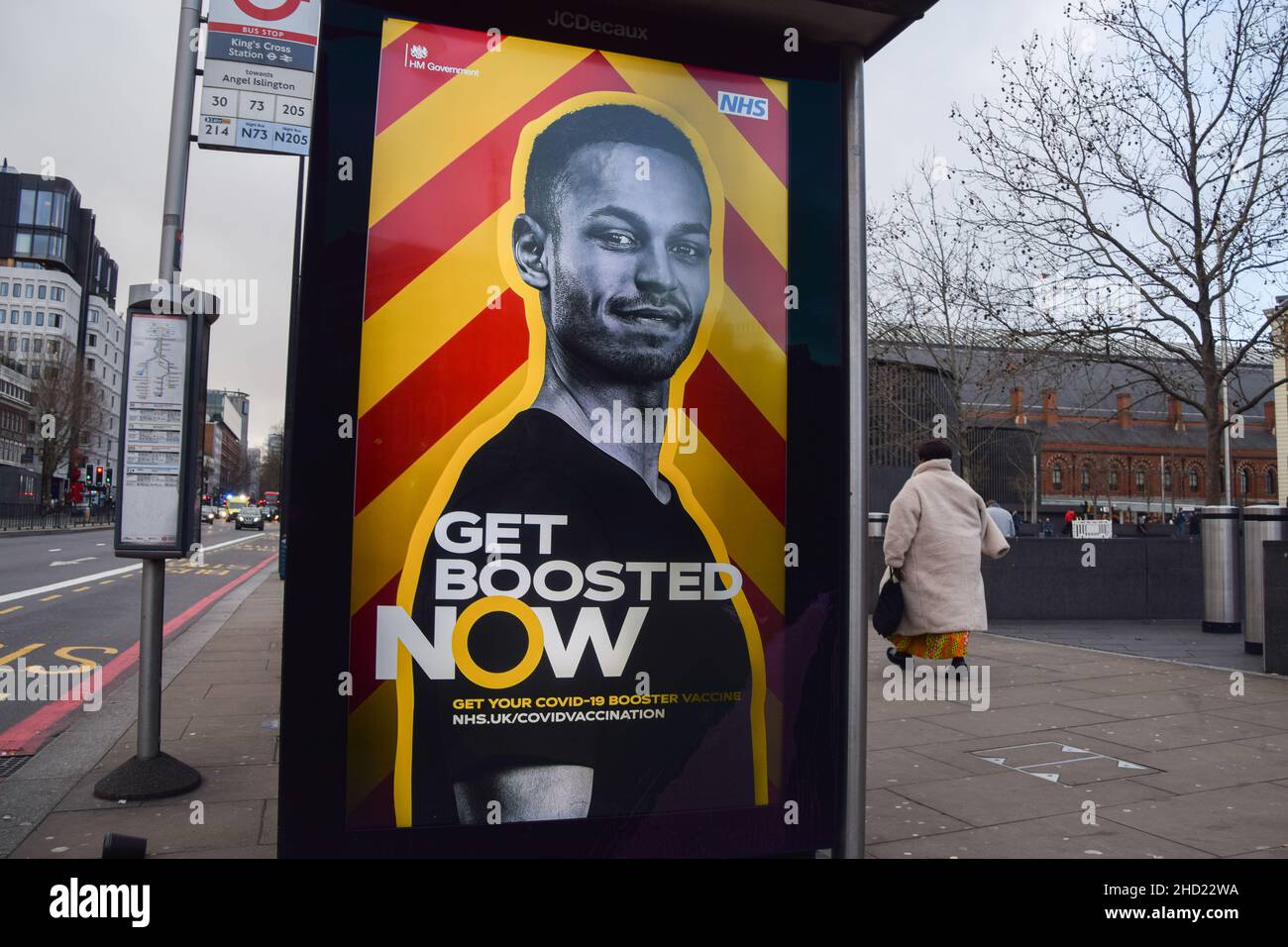 Bus stop advert hi-res stock photography and images - Alamy