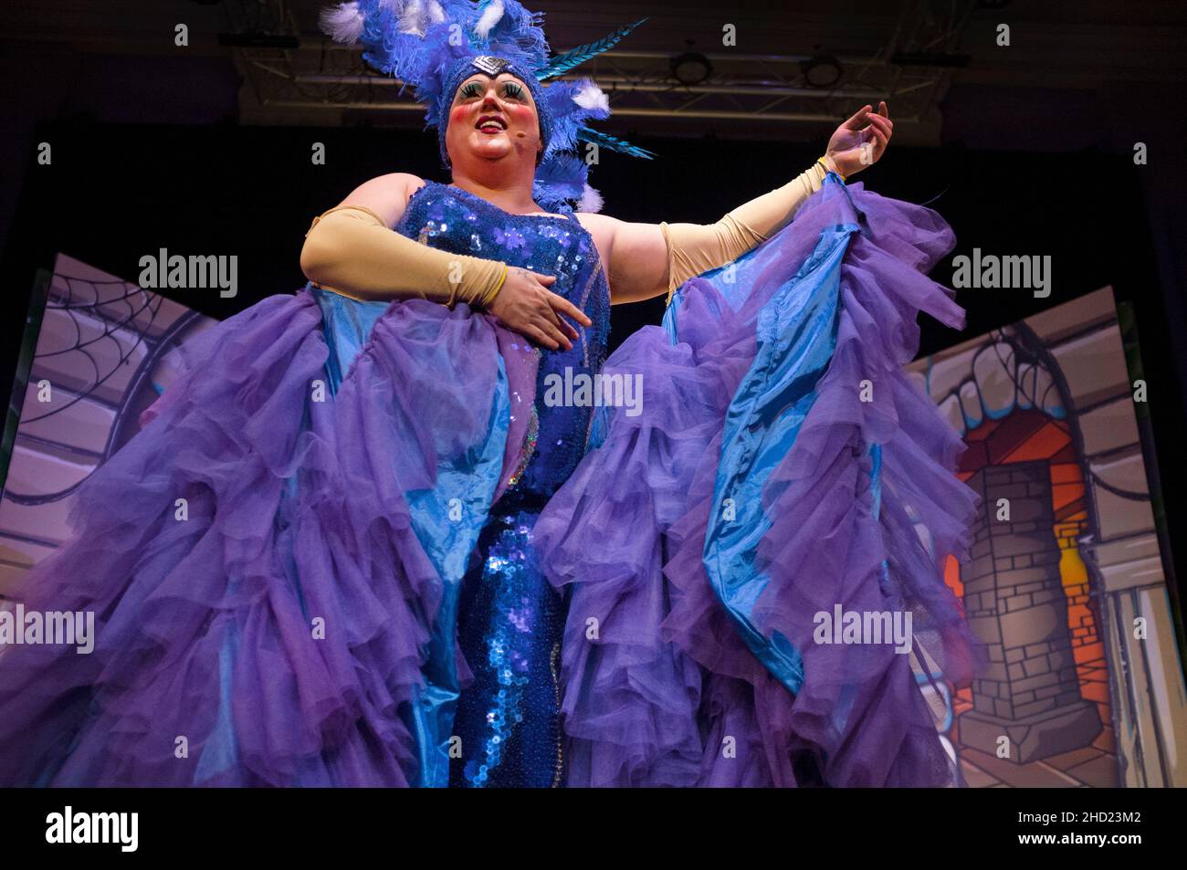 Snow white seven dwarfs pantomime hi-res stock photography and images - Alamy