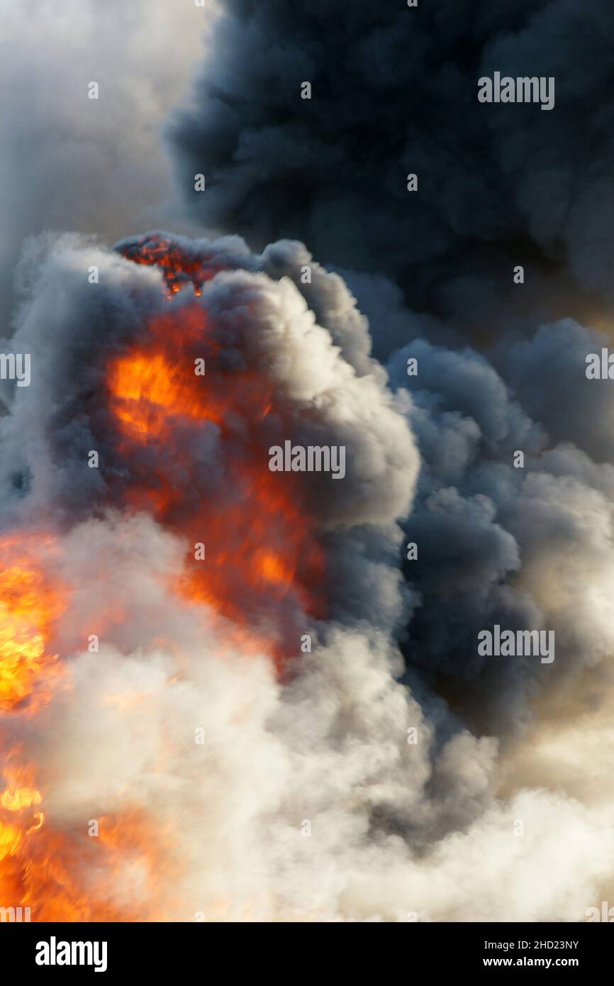 Industrial explosion disaster hi-res stock photography and images - Alamy