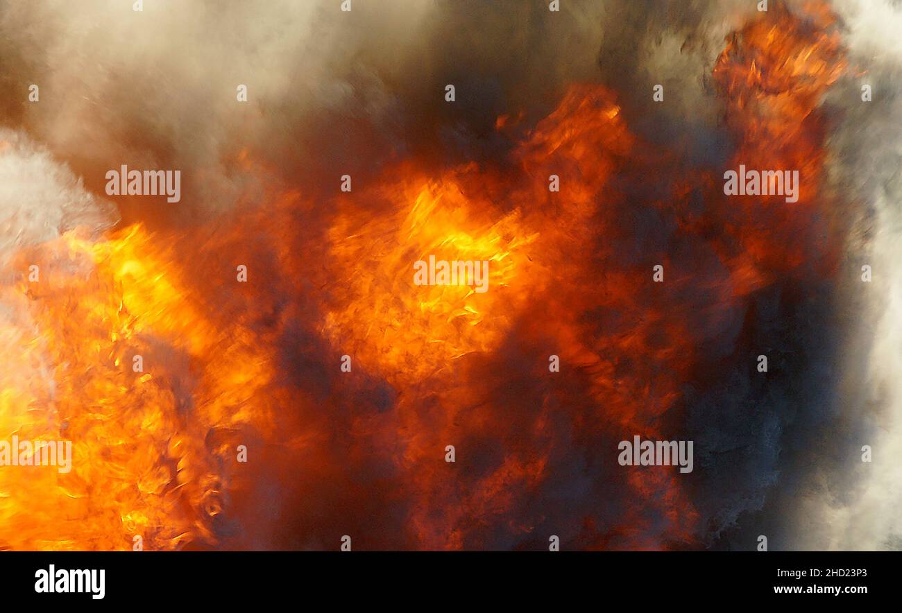 Combustion chemical reaction hi-res stock photography and images - Alamy