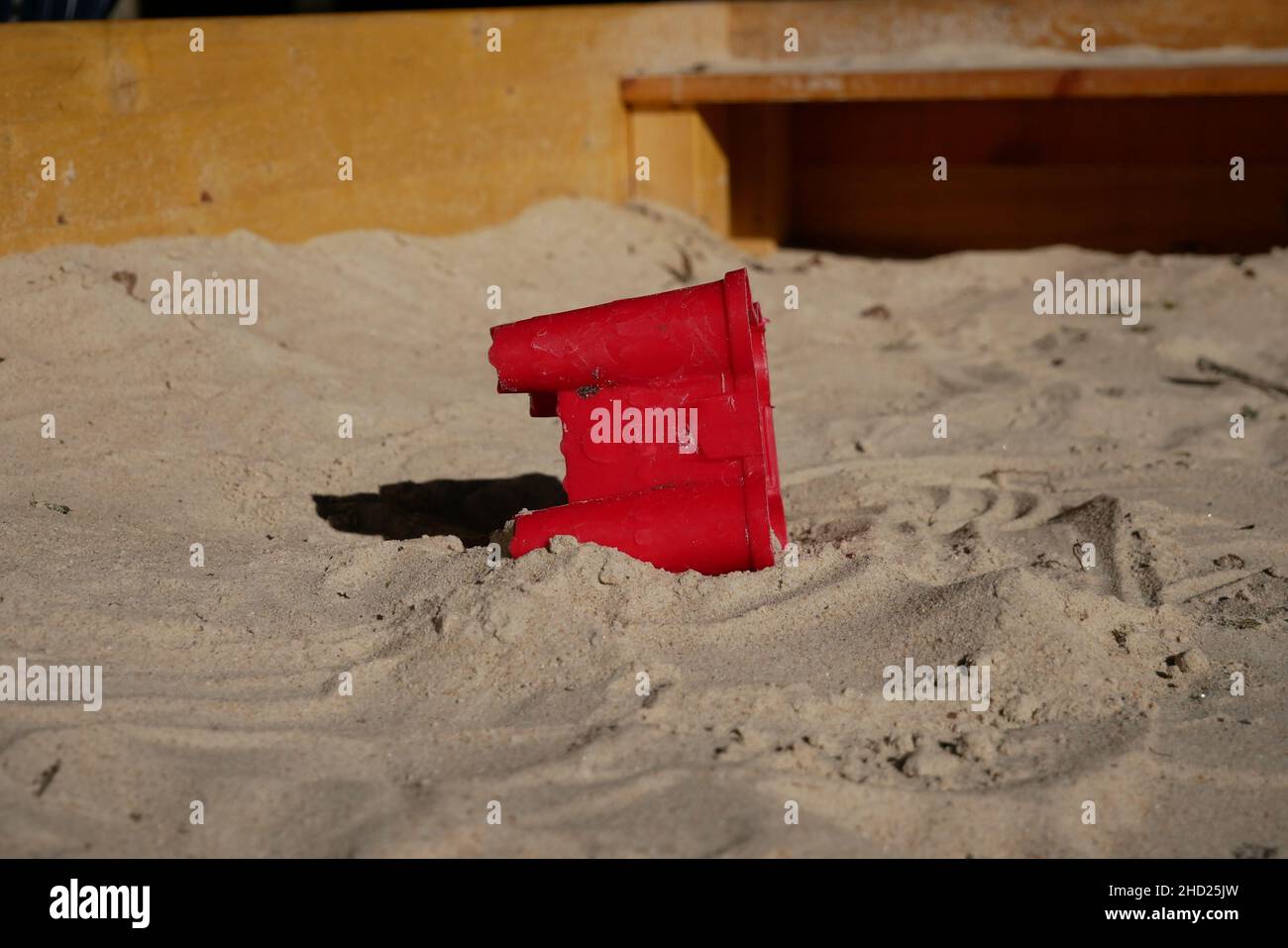 Children building a sand castle hi-res stock photography and images - Alamy